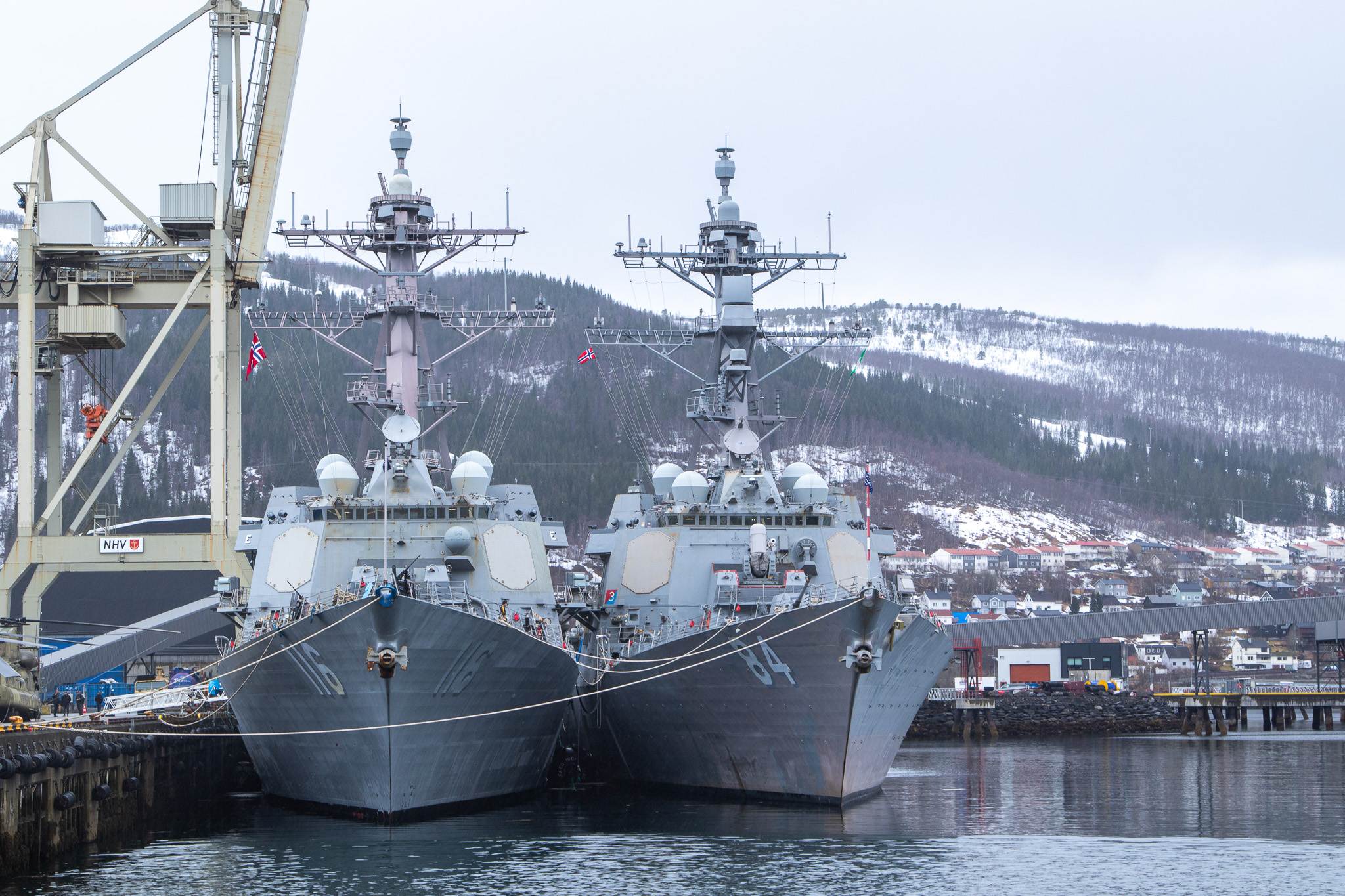 USS Arleigh-Burke and USS Bulkeley arrive in Norway in support of At ...