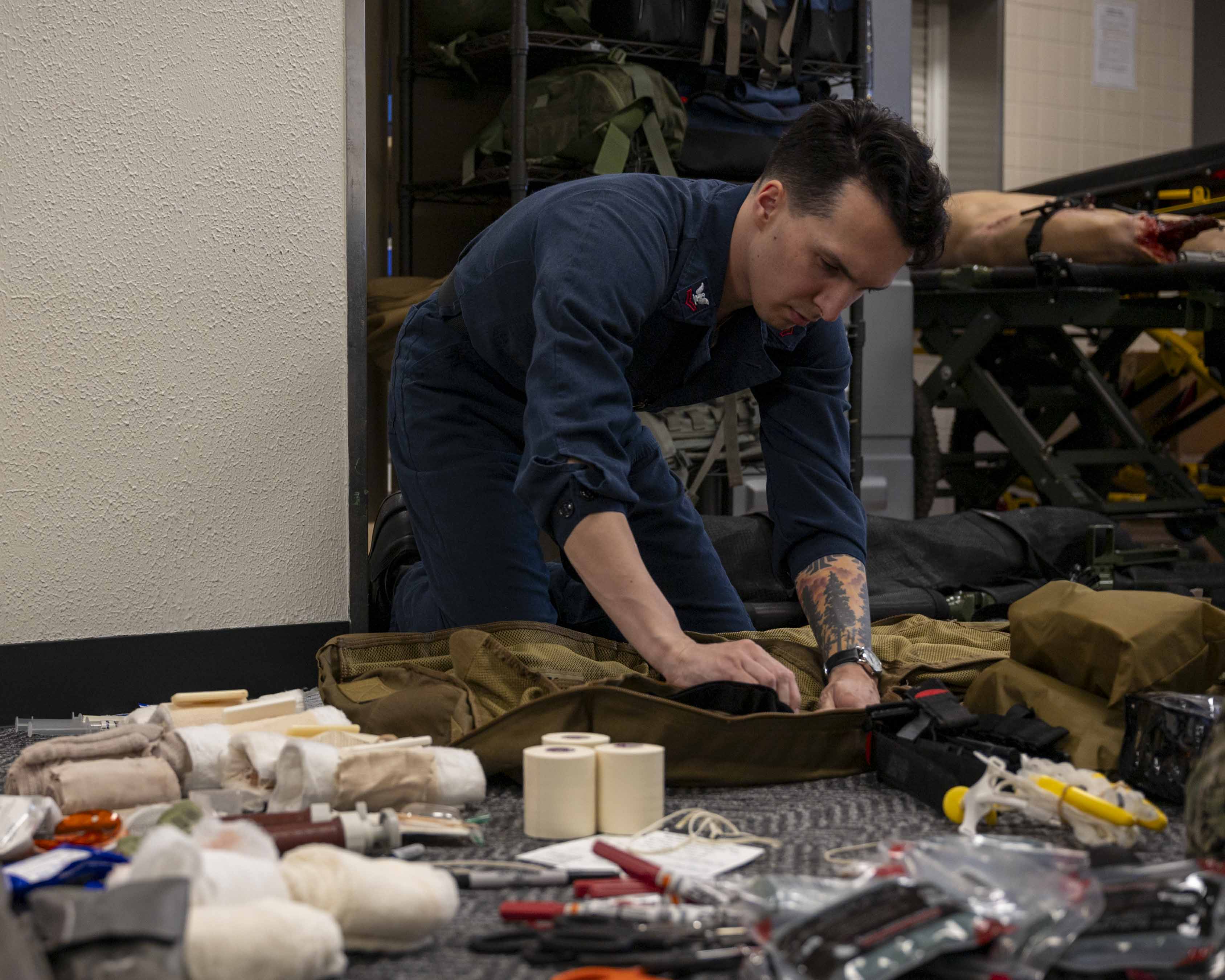 374 MDG hosts Navy Corpsman for TCCC training > Navy Medicine > News ...