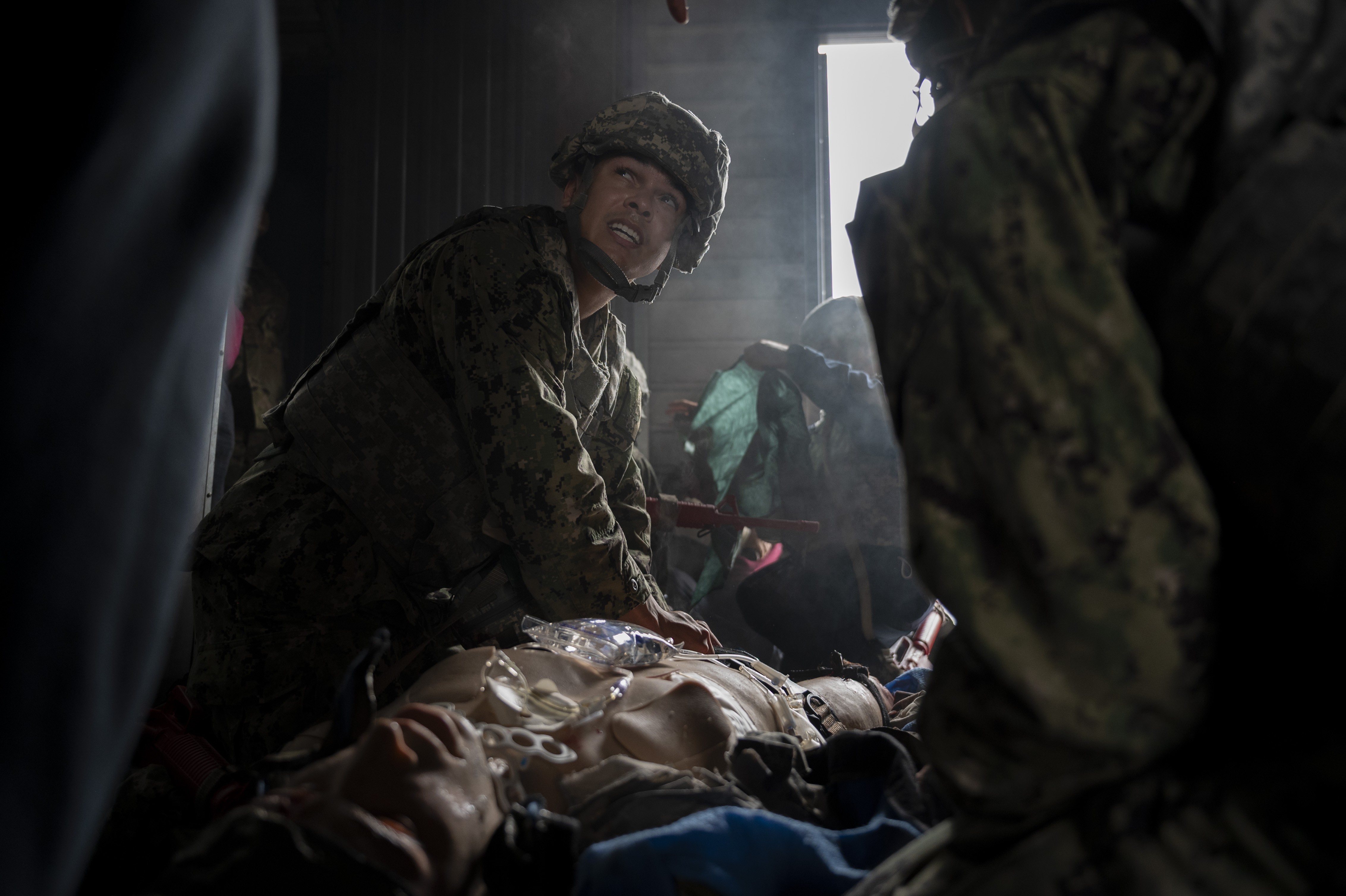 374 MDG hosts Navy Corpsman for TCCC training > Navy Medicine > News