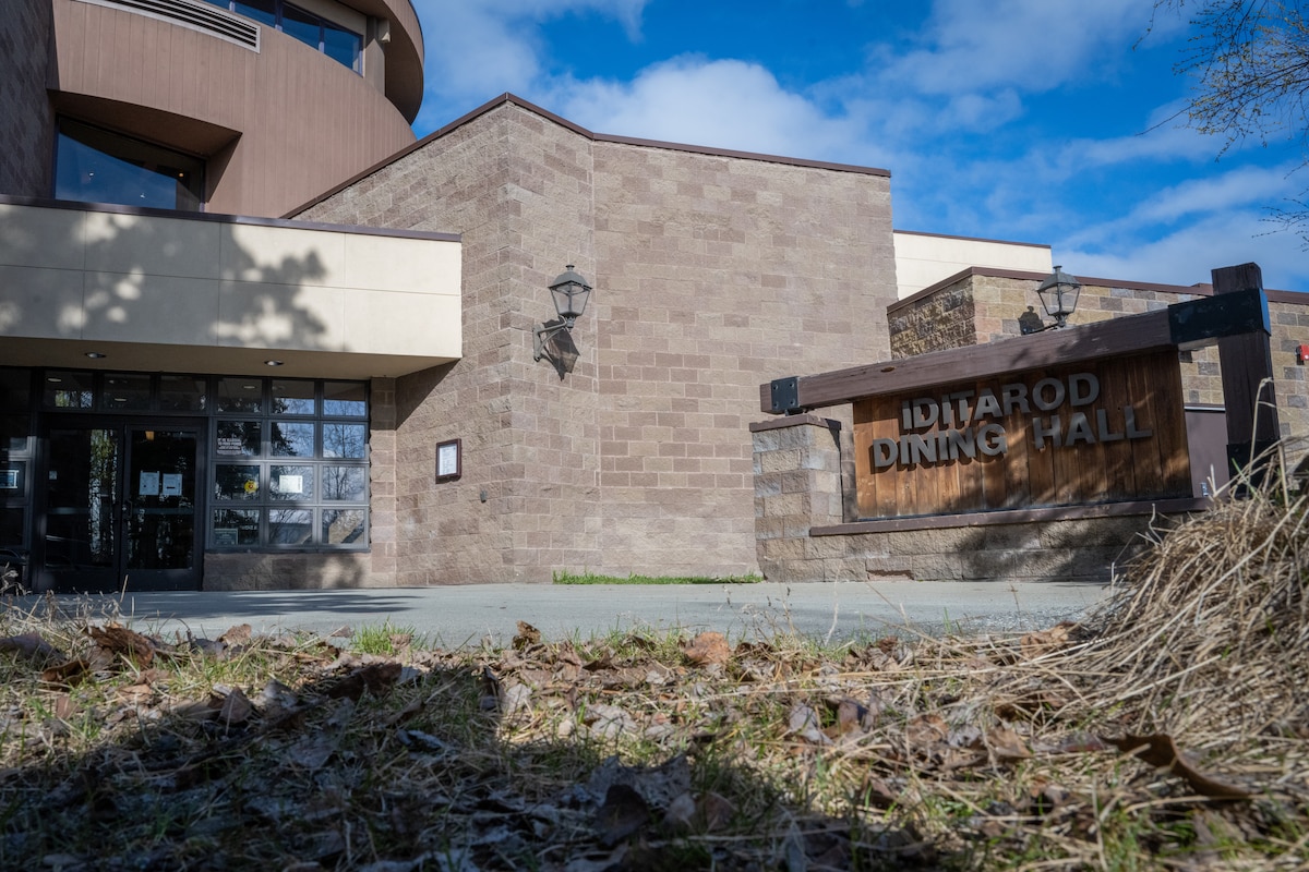 Iditarod dining facility reopens to JBER personnel > Joint Base ...