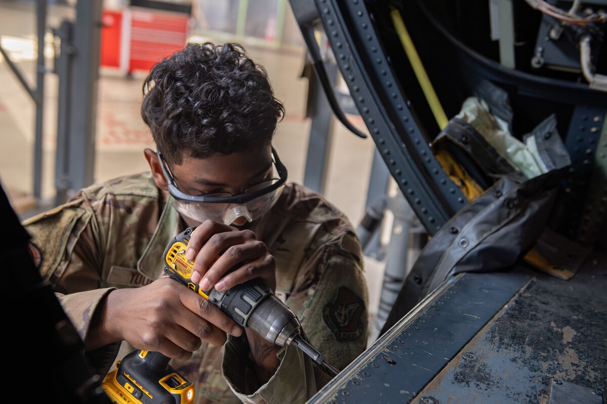 374 MXS checks off mission readiness with ISO inspections > Yokota Air ...