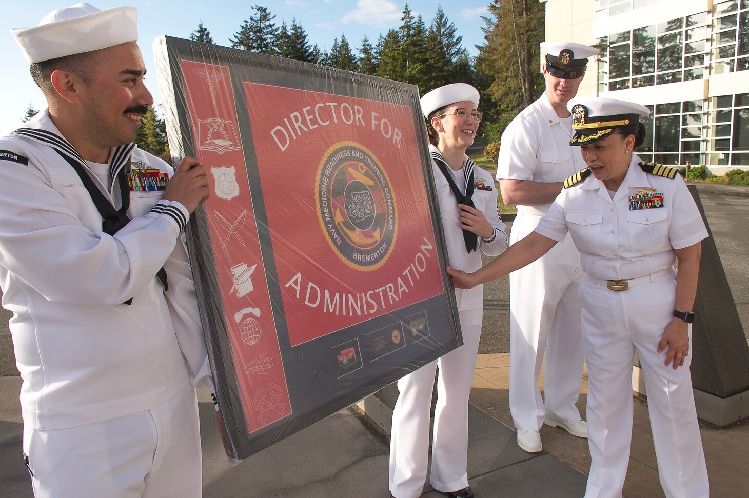Flags, Folds, Farewells for NHB DFA > Navy Medicine > News