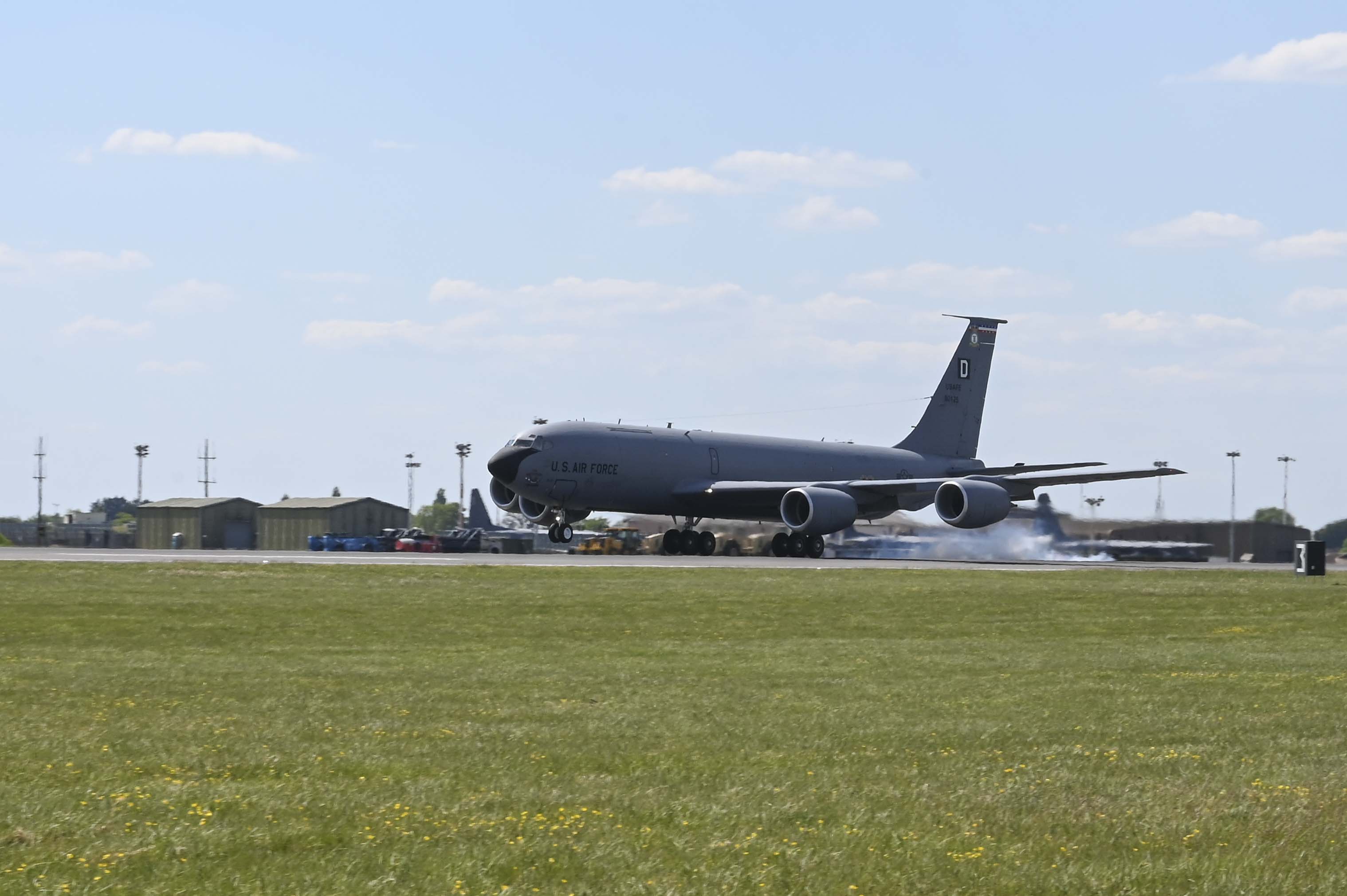 Skyway Chariot: 100th OSS Airmen operate contingency flight line ...