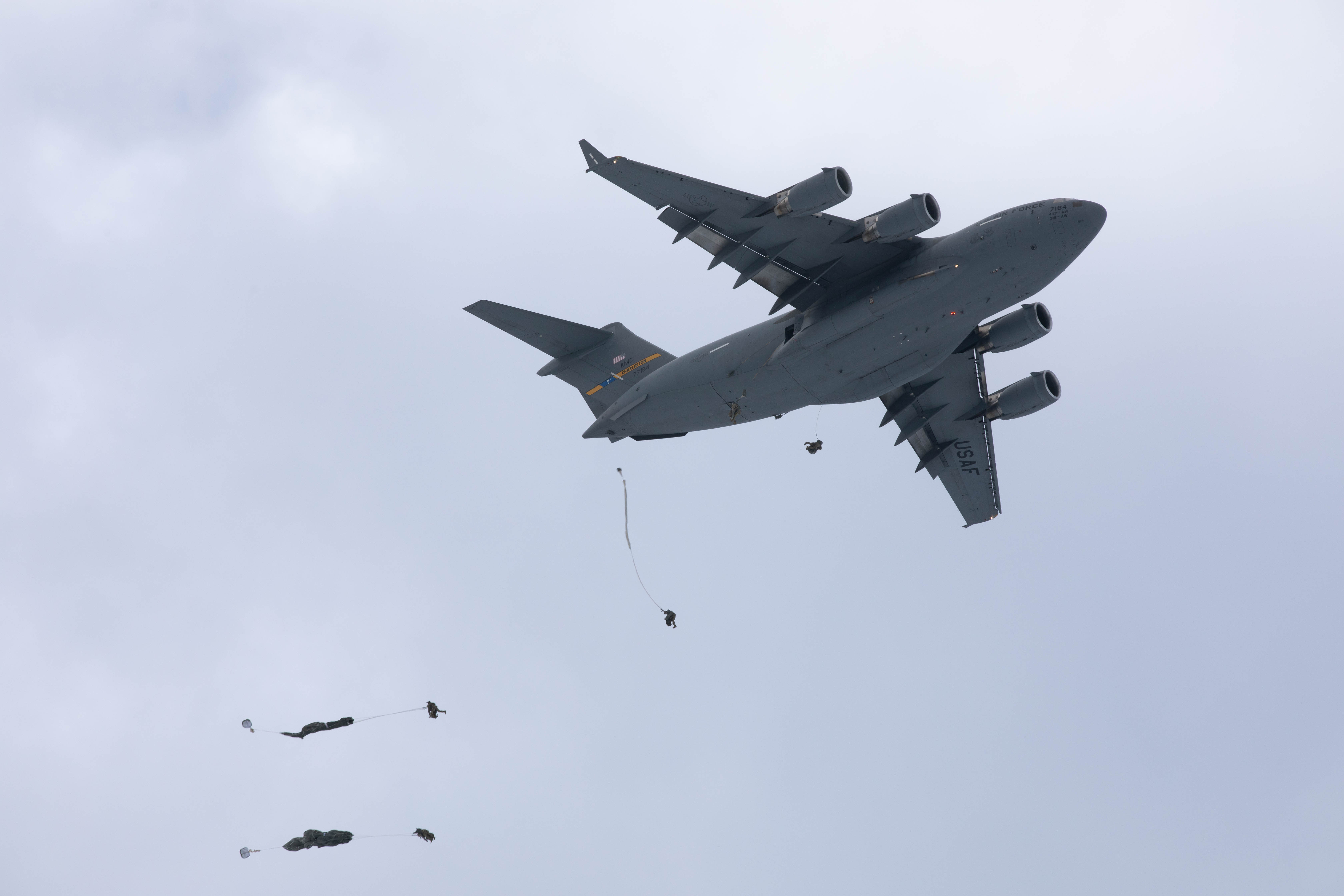 Paratroopers from 82nd ABN DIV conduct integrated Joint Forcible Entry ...