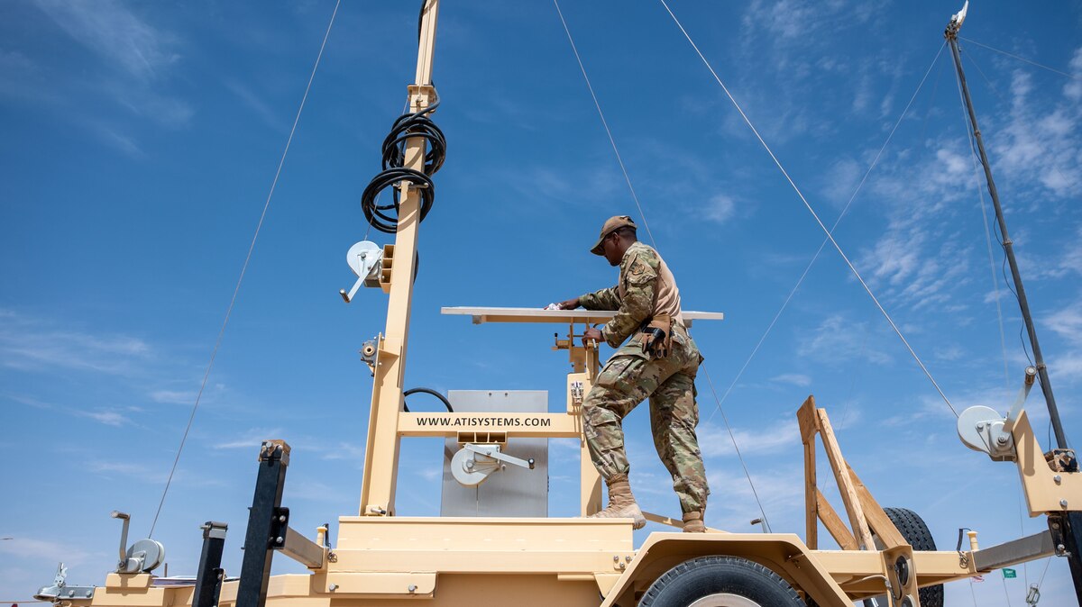 Behind the Screens: 378th ECS Keeps Team Phoenix Connected > U.S. Air ...