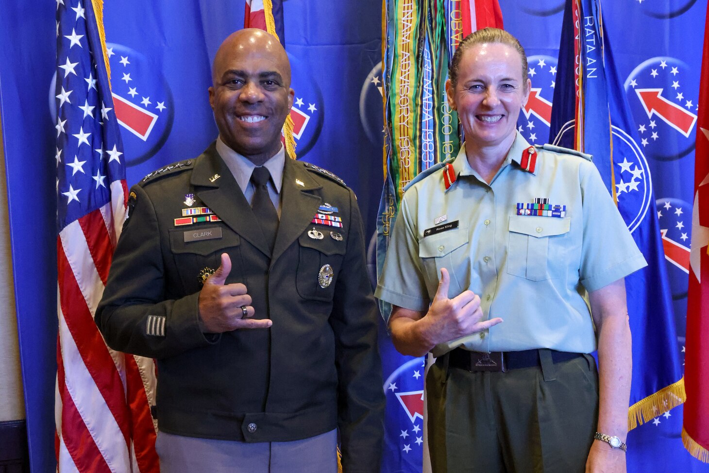 USARPAC Commander meets with the Commander of the New Zealand Army > U ...