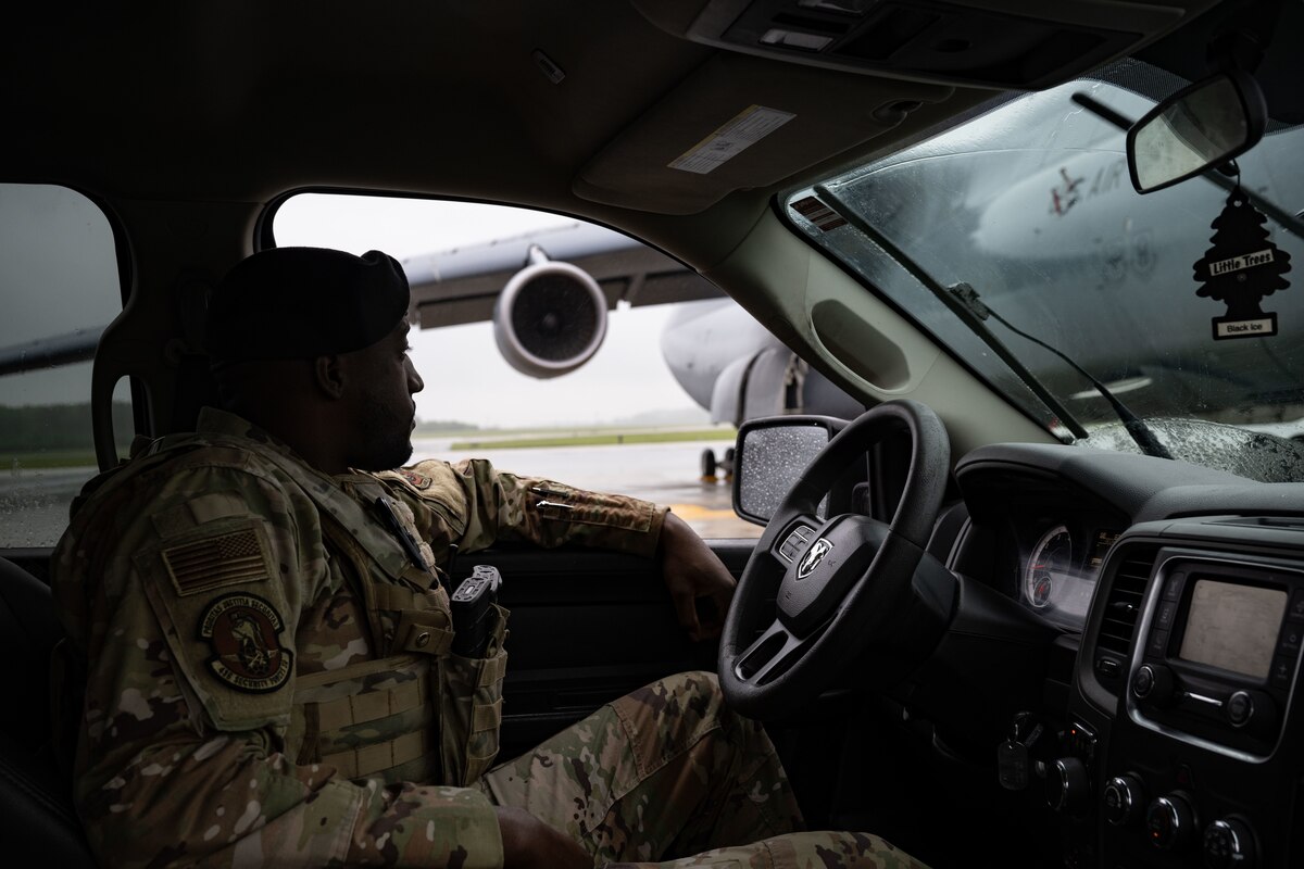 436th SFS: defensor fortis > Dover Air Force Base > Article Display