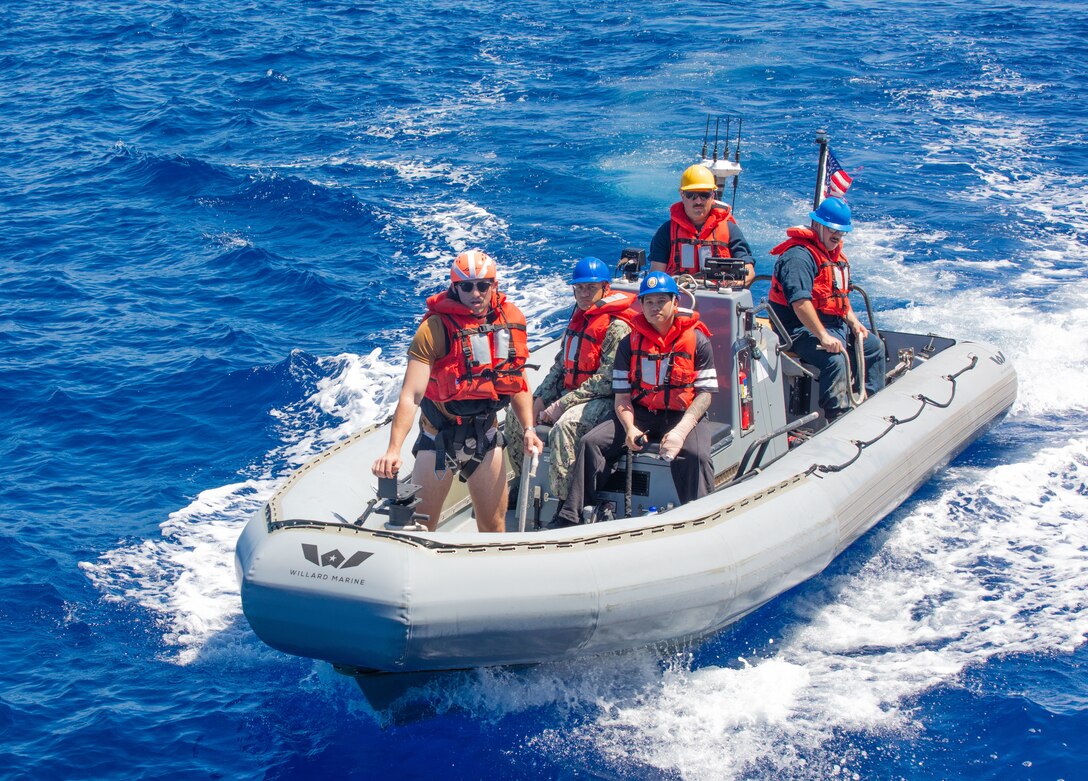 USS Benfold conducts small boat operations in Okinawa