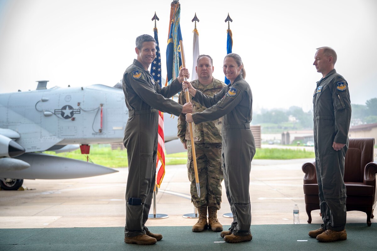 Col. Kurt Distelzweig assumes command of 51st Operations Group > Osan ...