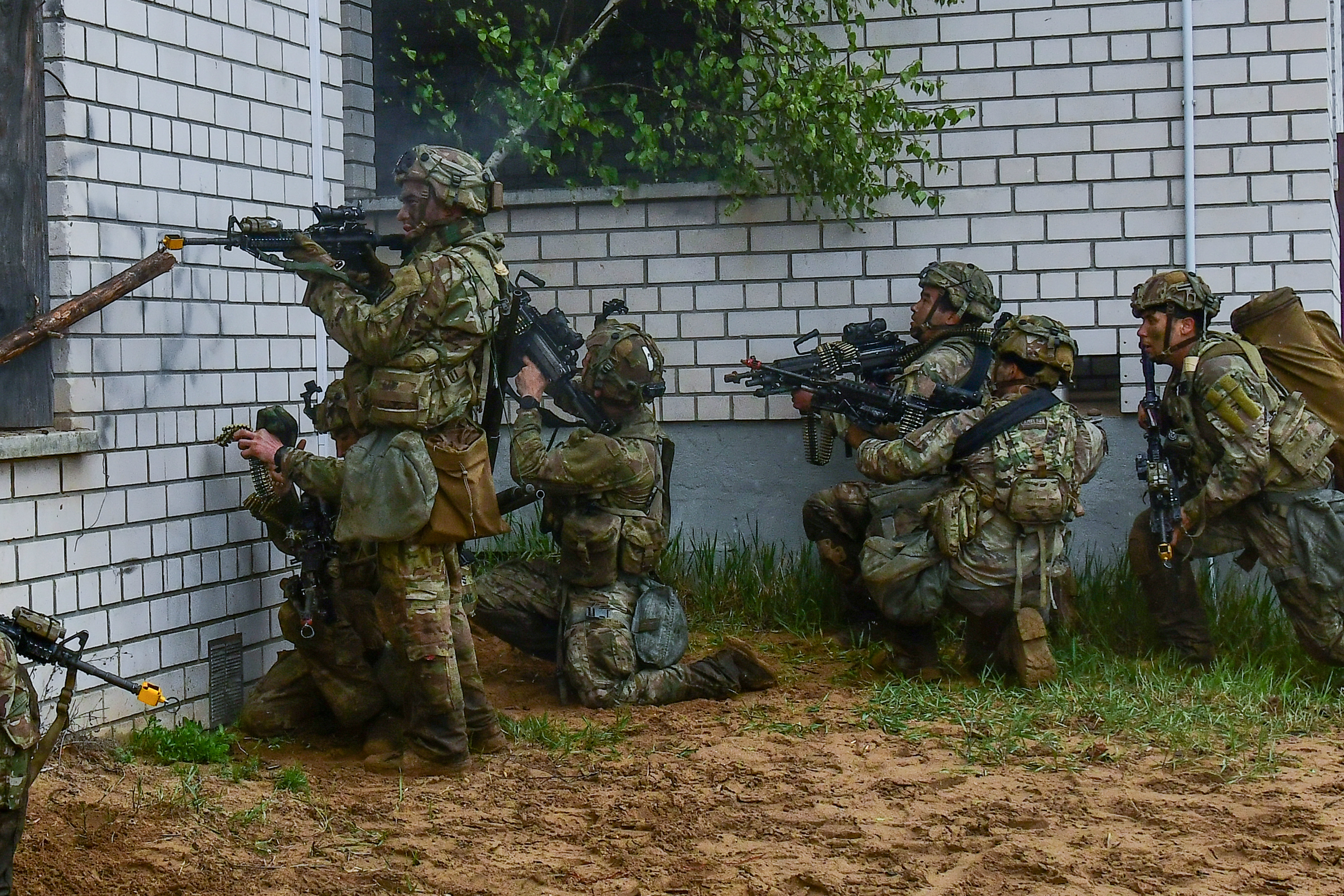 173rd Airborne Brigade and French soldiers conduct a joint (CBRN) training