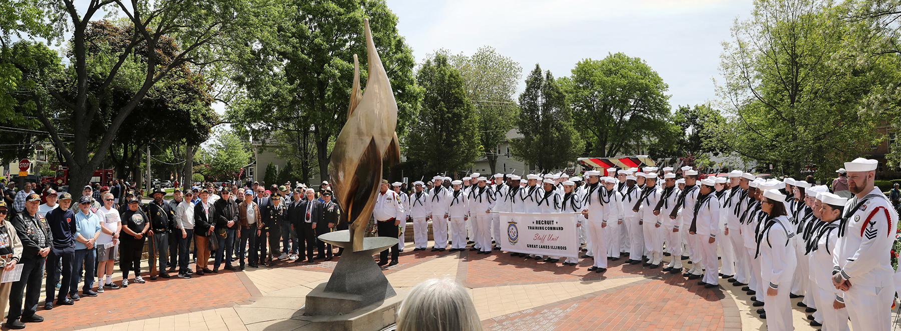 Chicagoland Soldiers and veterans honor the fallen during local ...