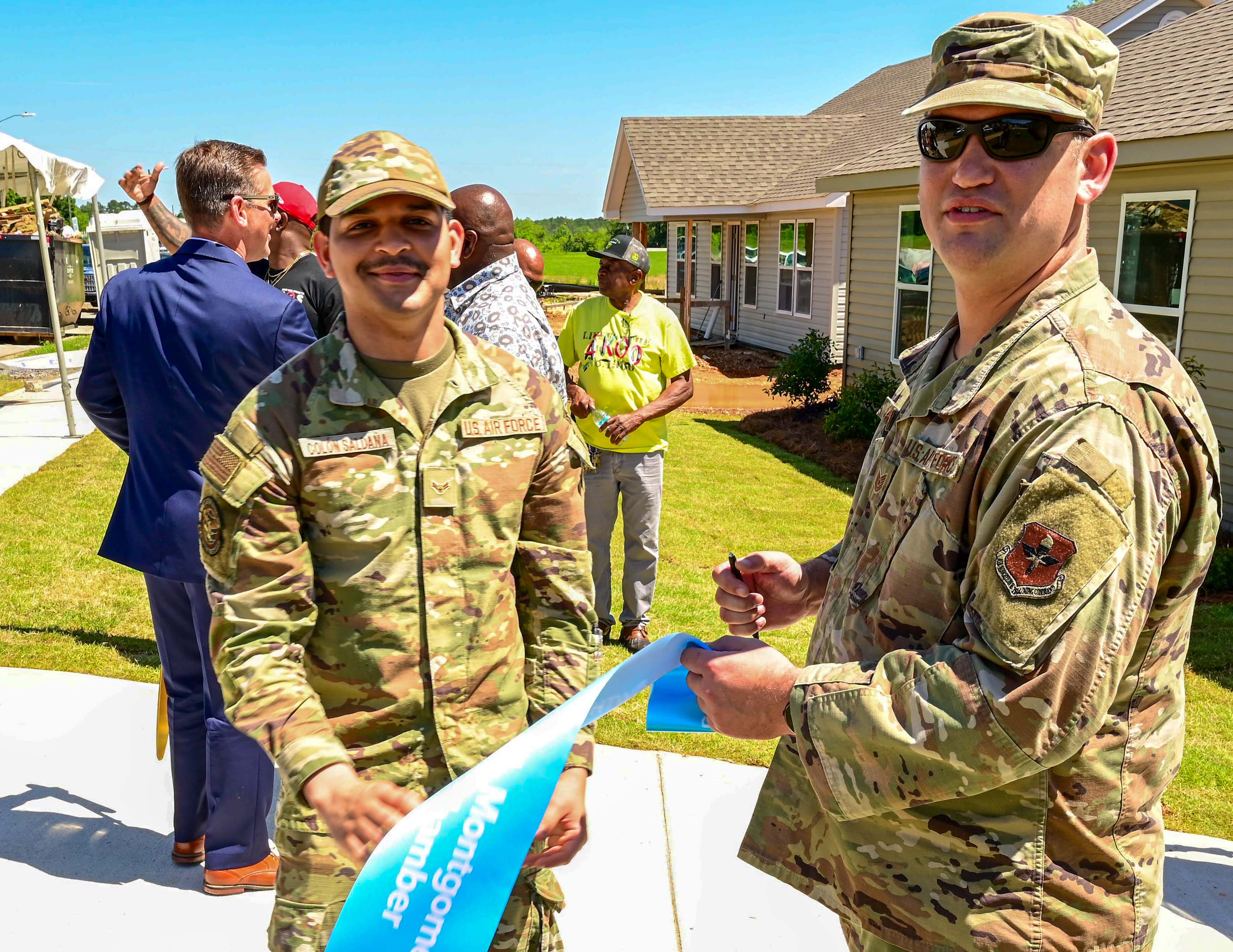 Airmen volunteer with Habitat for Humanity > Maxwell Air Force Base ...