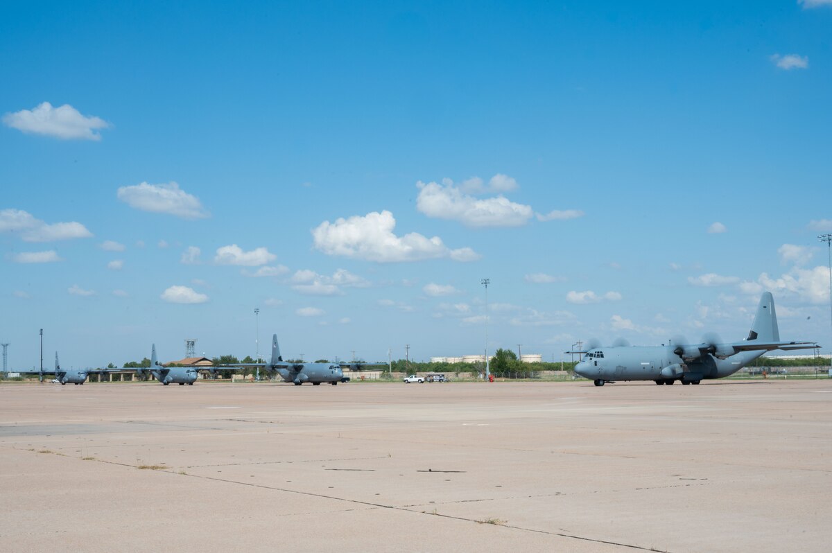 317th AW hosts C-130 Weapon System Council > Air Mobility Command ...