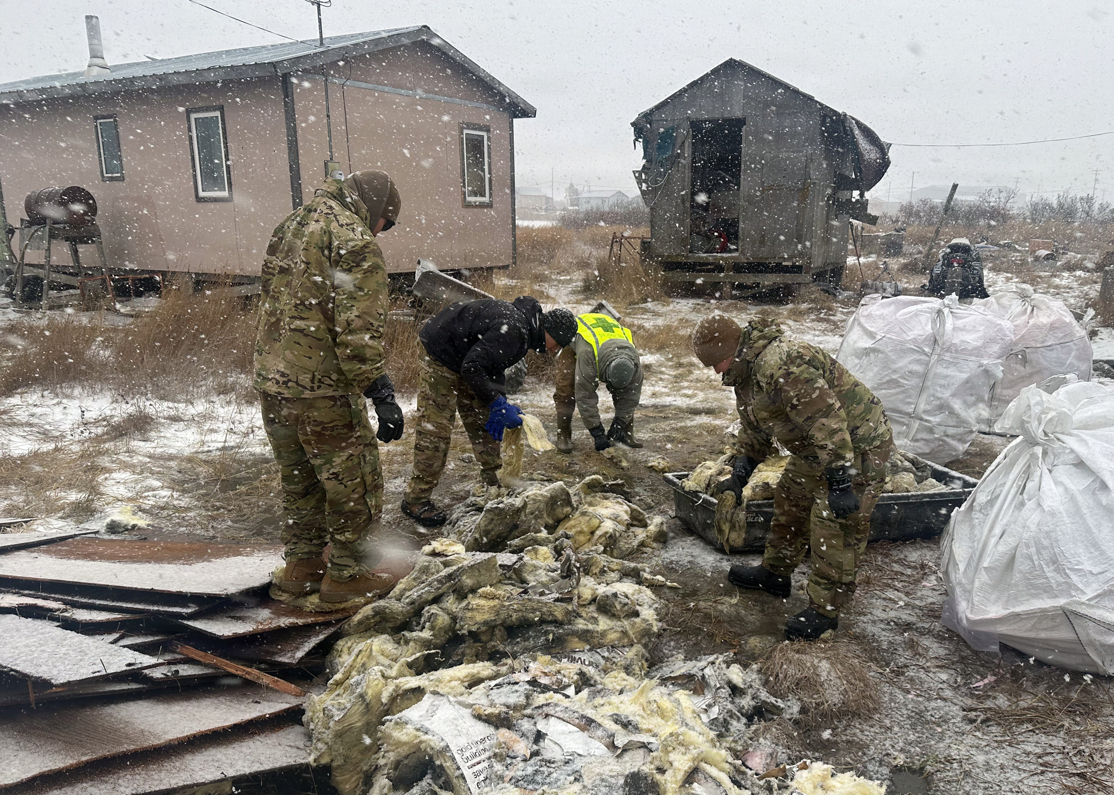Snowfall tests AKOM crews, but mission to aid Alaskans presses on ...