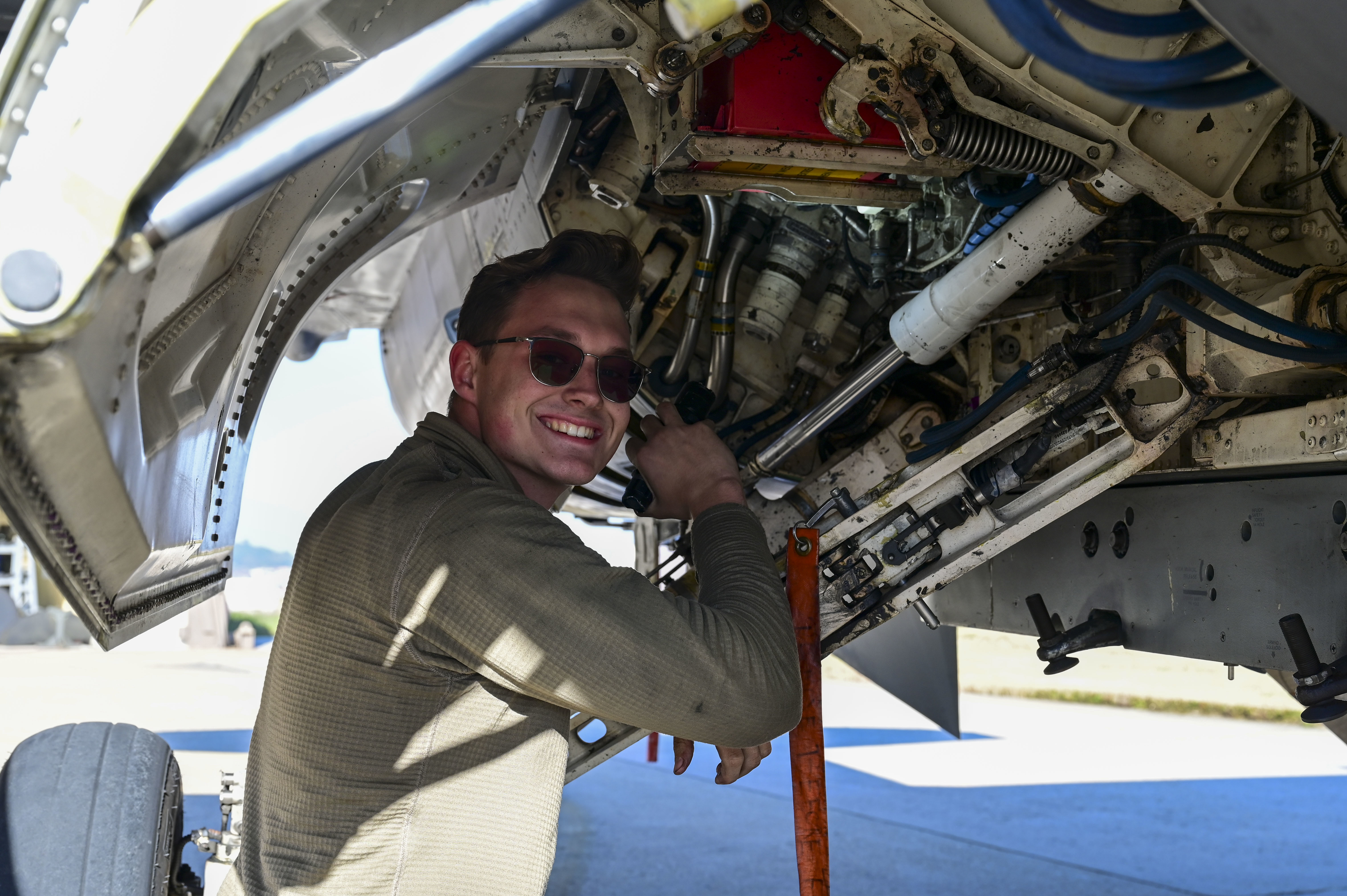 Maintainers keep Wolf Pack fighters flying during FF 25-2 > Kunsan Air ...