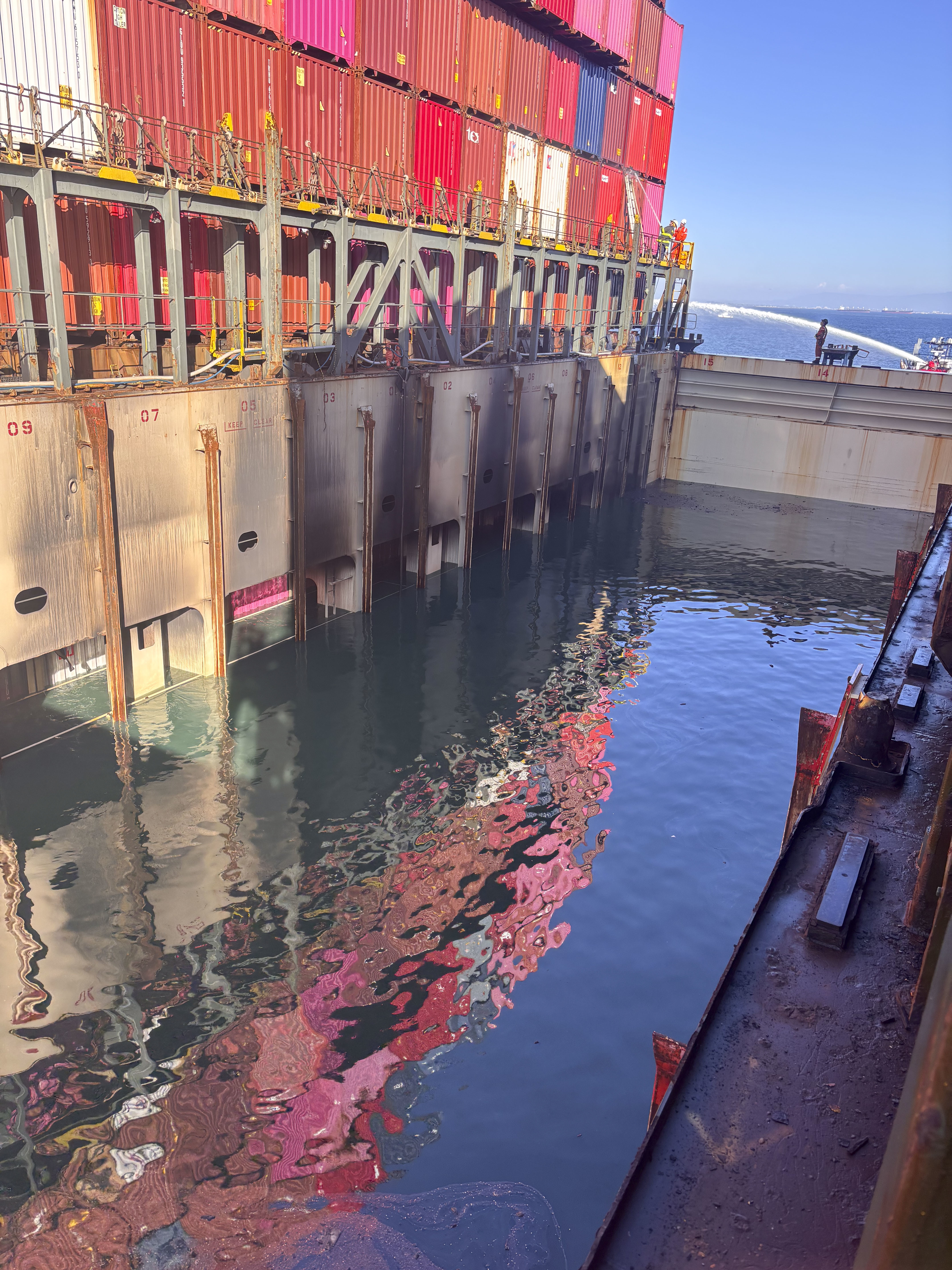 UPDATE 3: Container ship fire contained at Port of Los Angeles > United ...
