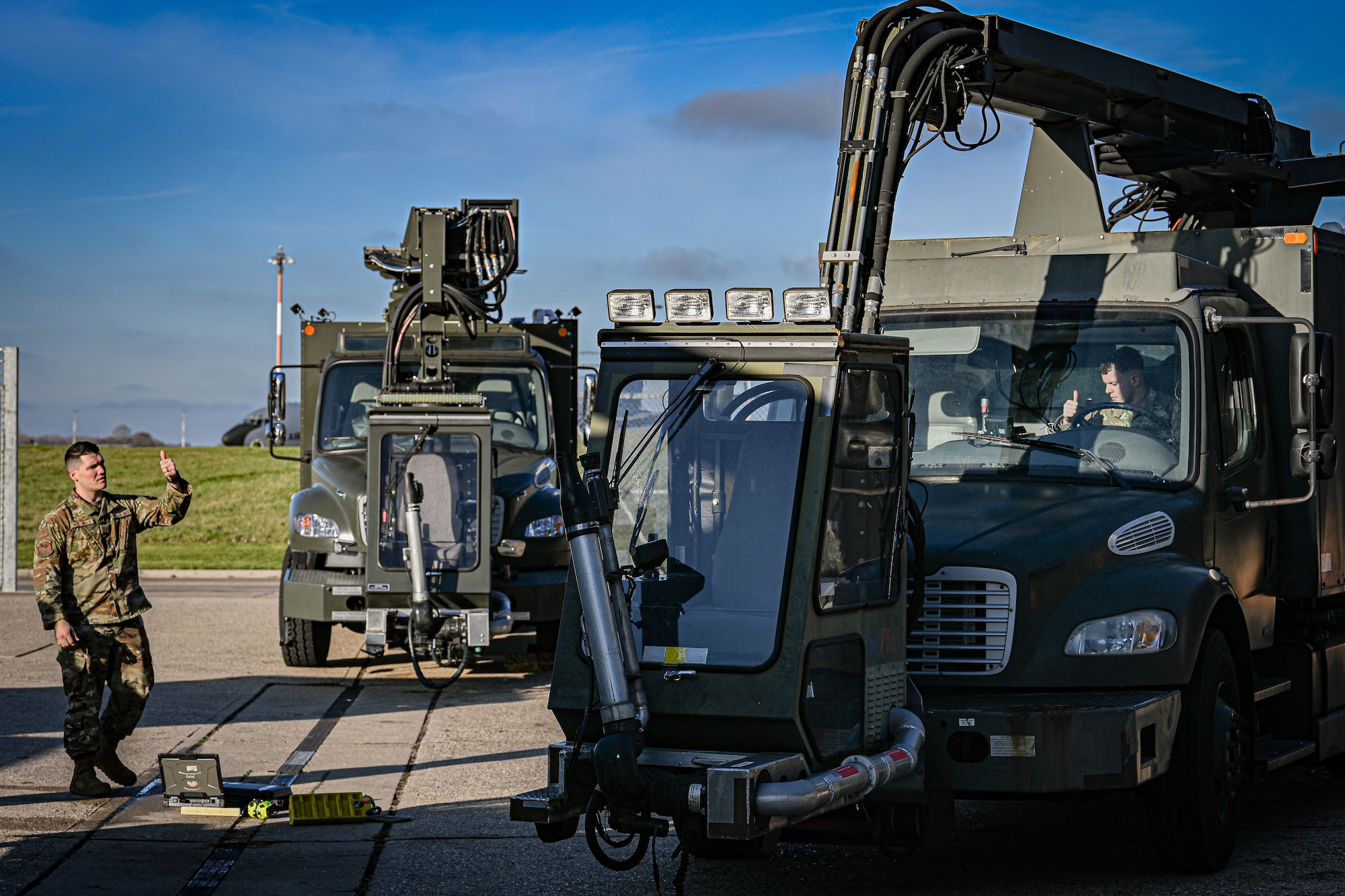 Day in the Life: Deicing Capabilities > Royal Air Force Mildenhall ...