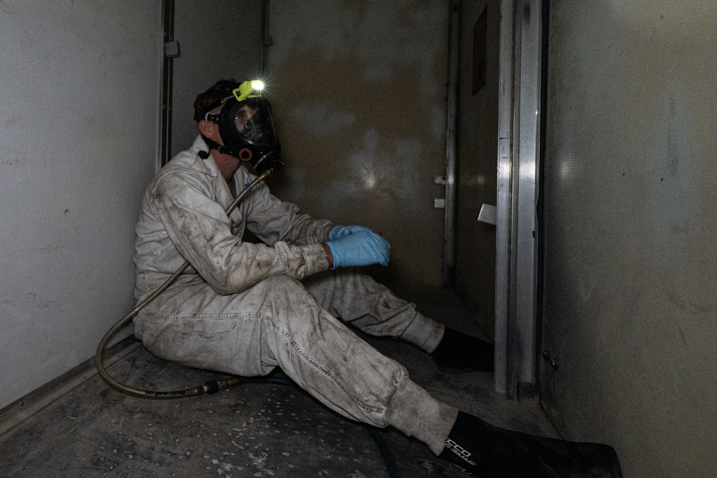 379th ECES and EMXS conduct confined space training > U.S. Air Forces ...