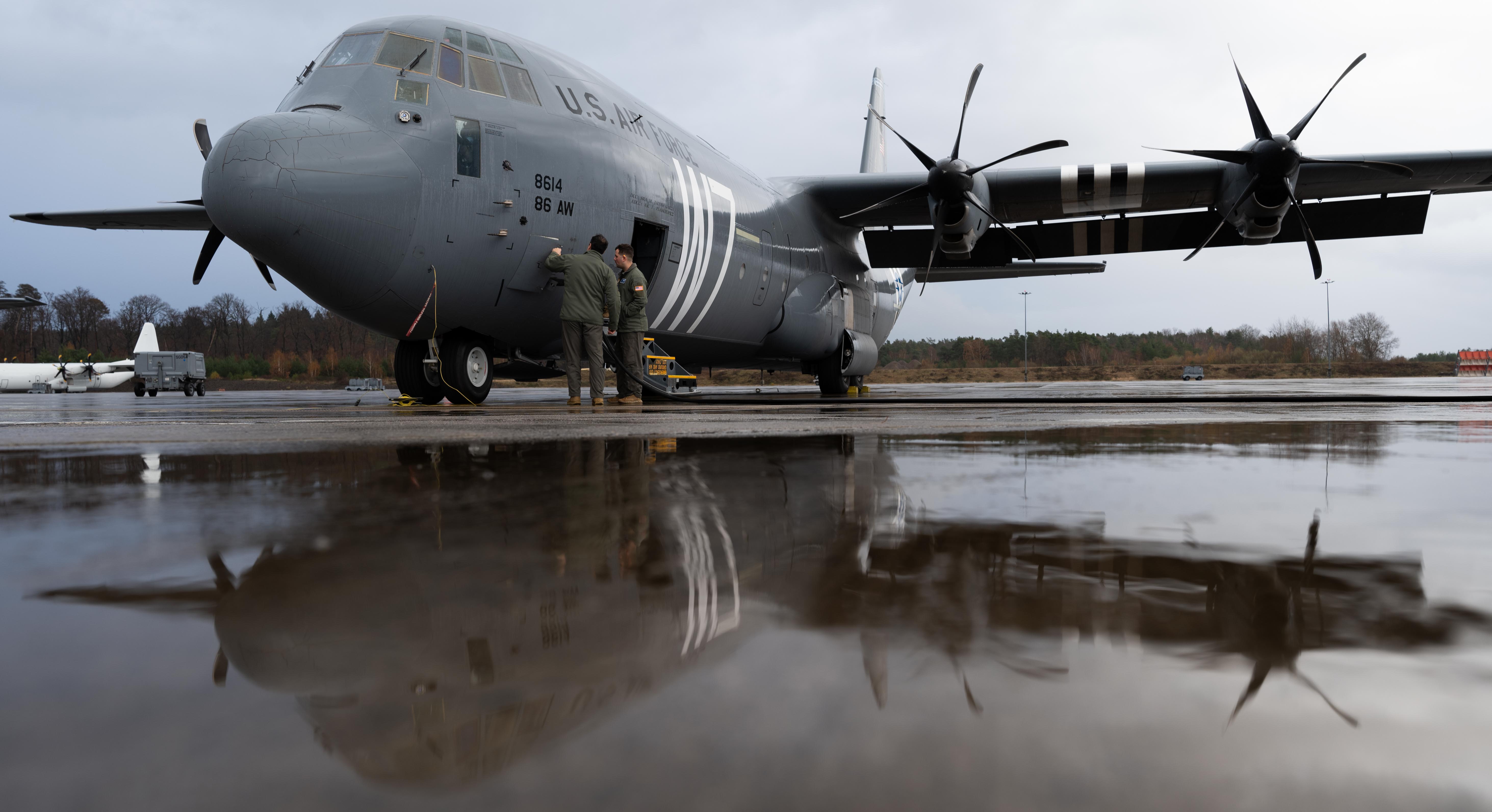 37 AS dominates night skies at Ramstein AB > Ramstein Air Base ...