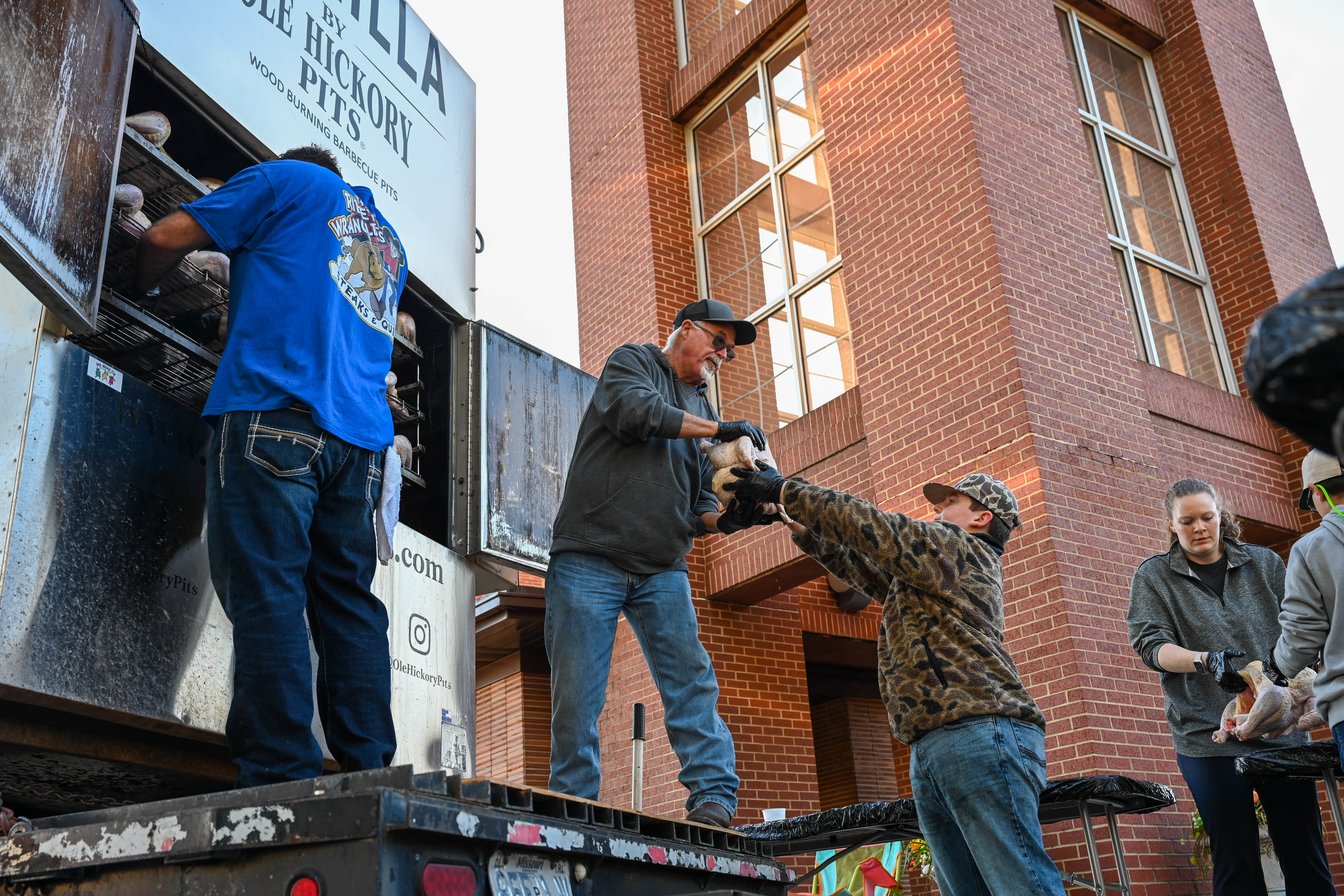 Operation Turkey Drop: The spirit of Herk Nation > Little Rock Air ...