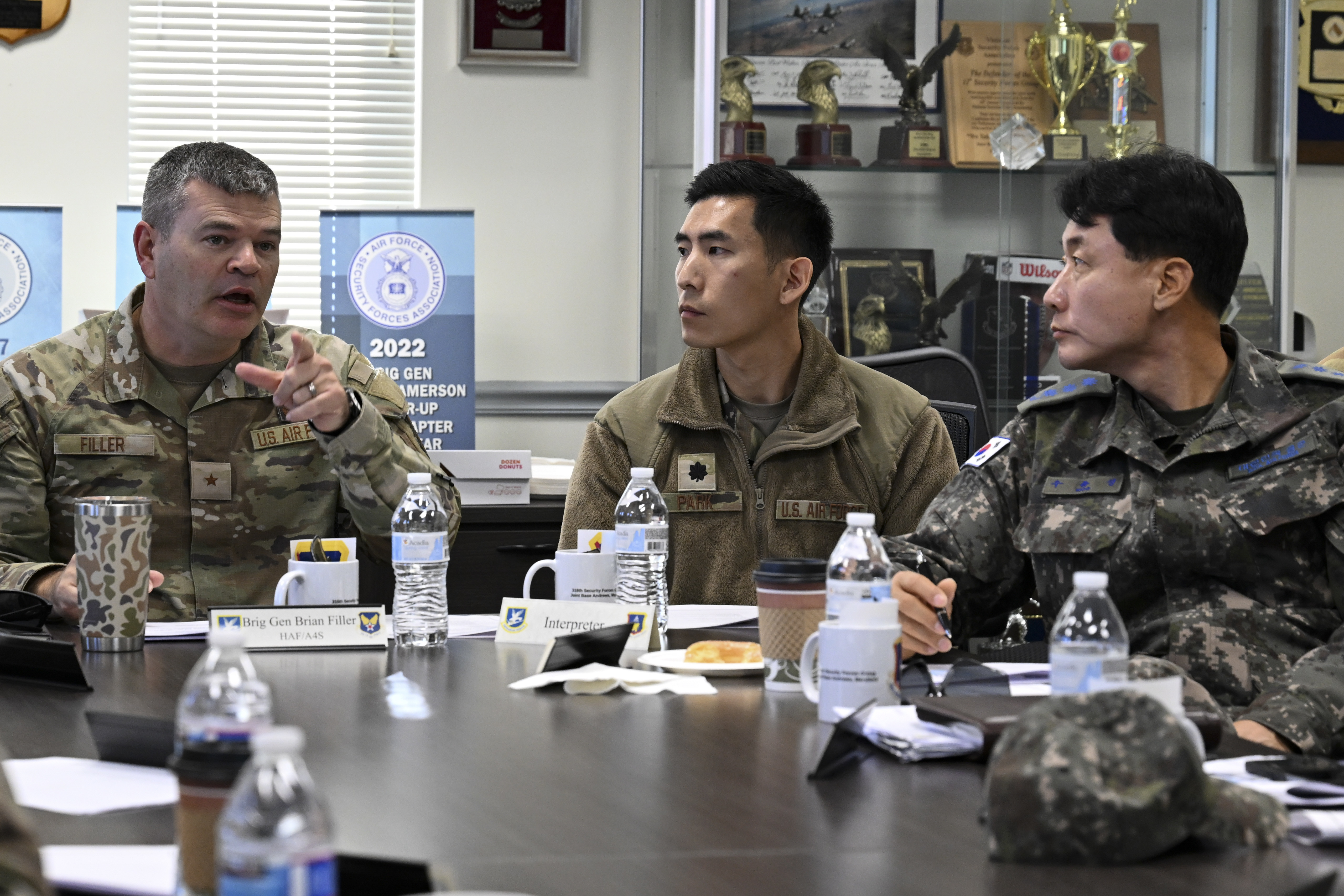 USAF, ROKAF ‘Top Cops’ meet on JBA > Air Force > Article Display