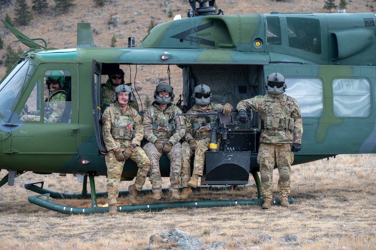 Montana's first aerial gunnery range established by 40th Helicopter ...