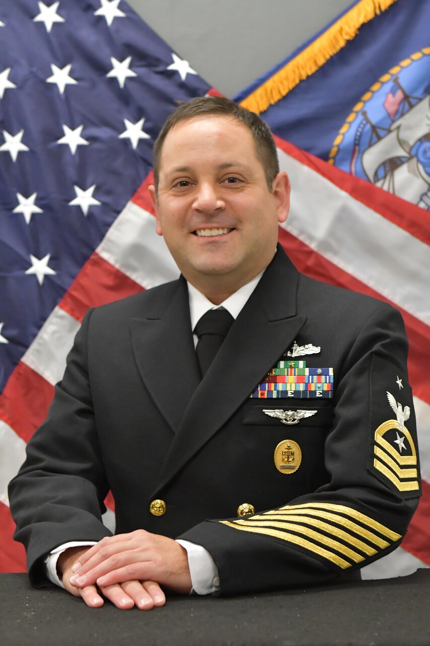 CMC > Commander, Navy Region Europe, Africa, Central > Bio Detail