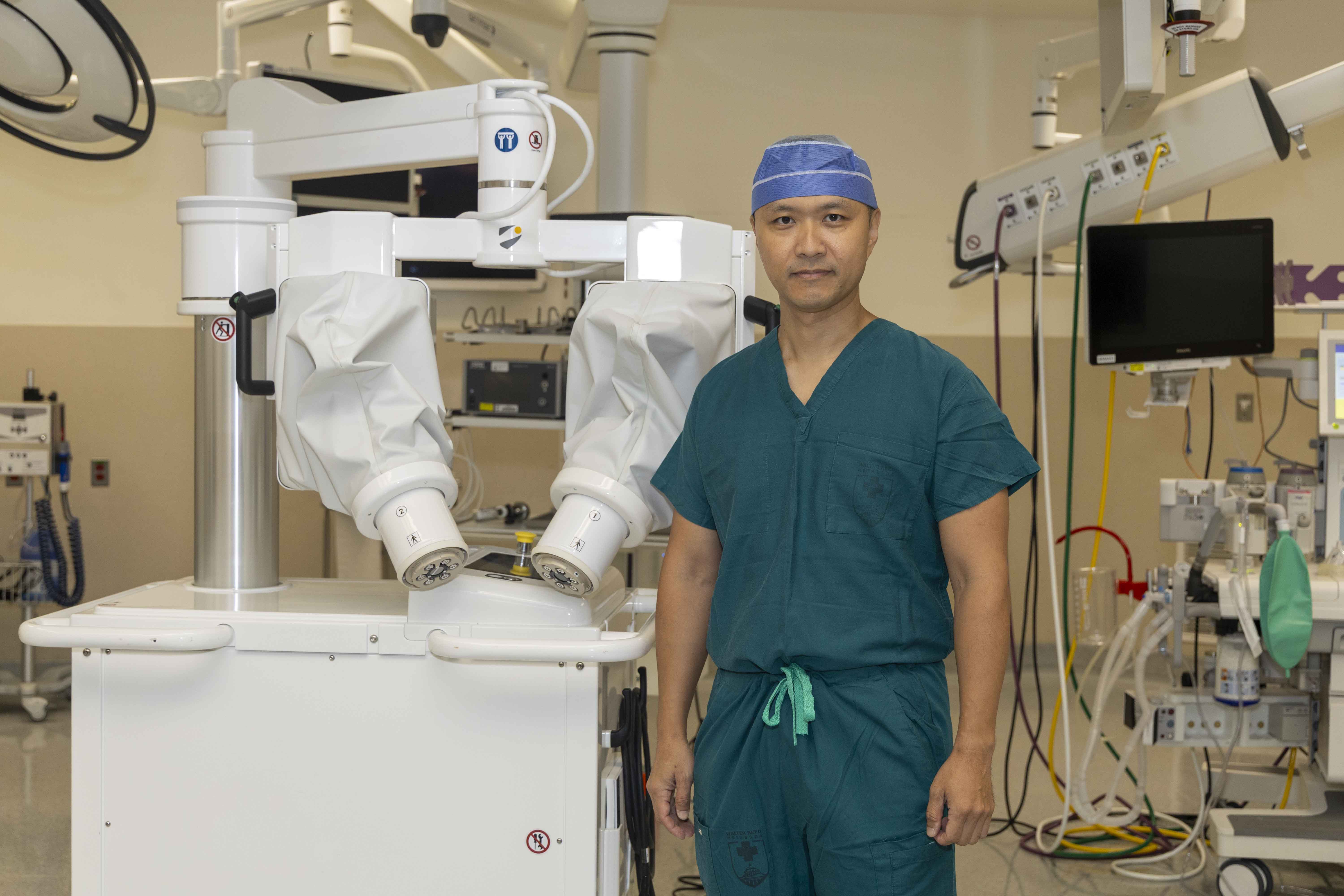 Walter Reed surgeons use microsurgical robot in successful breast ...