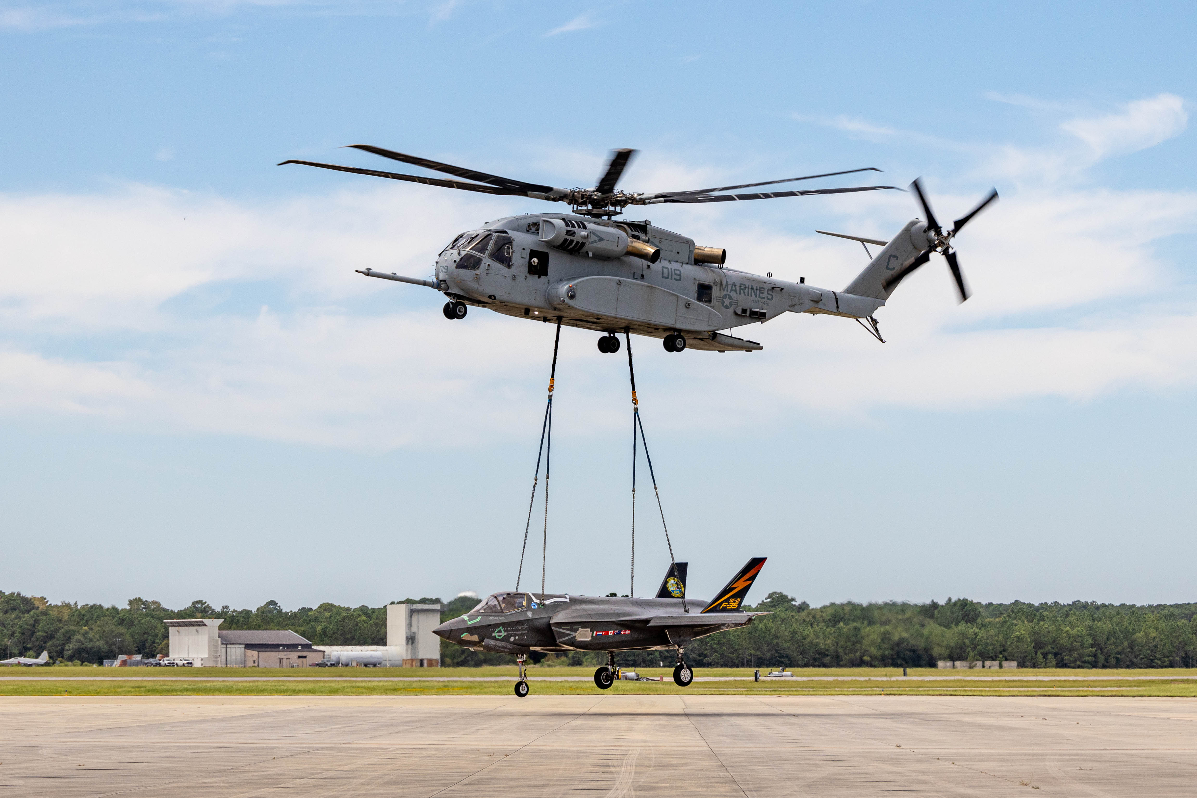 First F-35 B ever built makes its way to MCAS Beaufort > II Marine ...