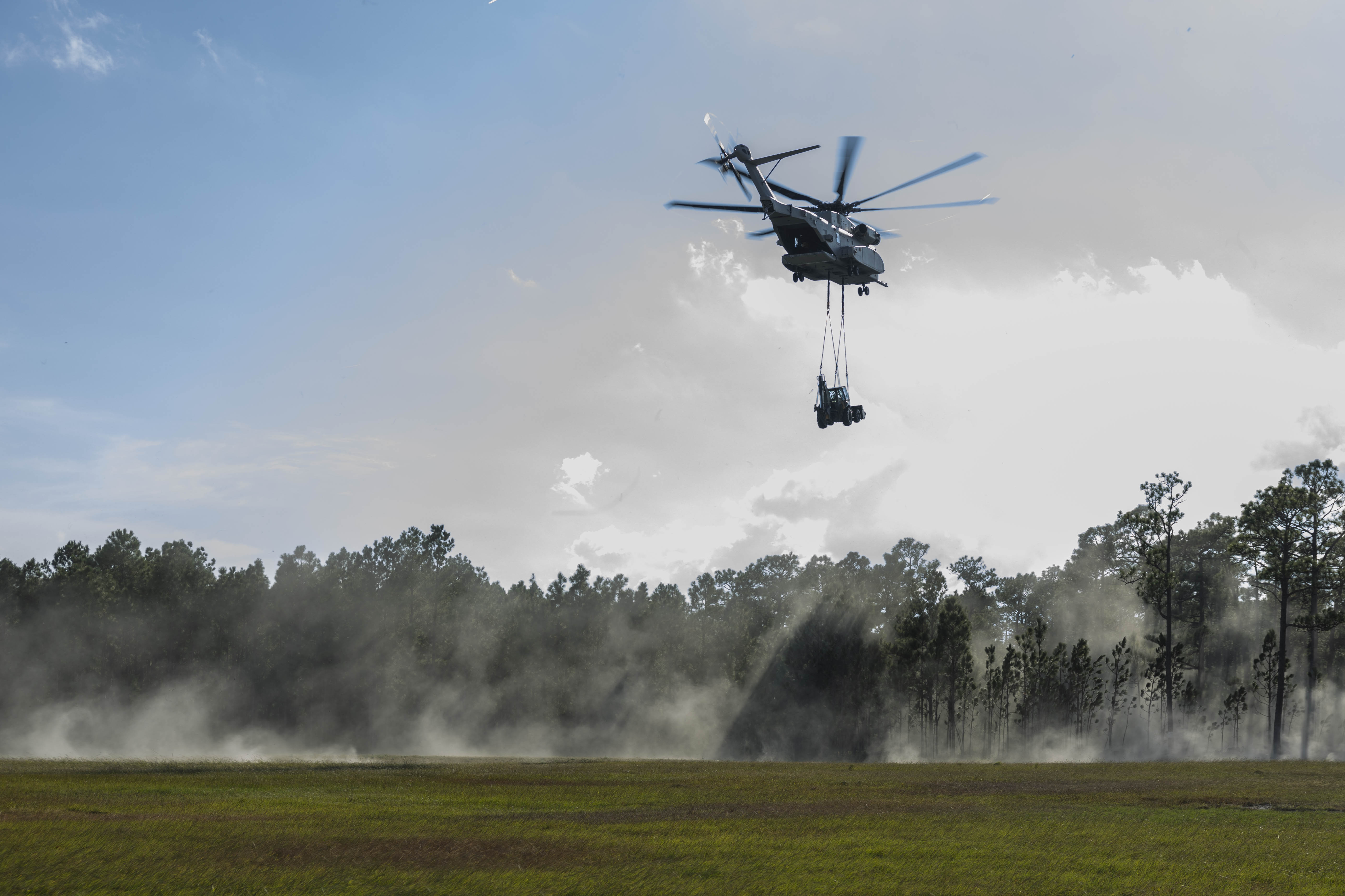 U.S. Marines with 2nd MAW and 2nd MLG conduct HST operations during ...