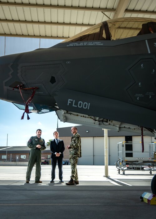 Luke AFB Home Page