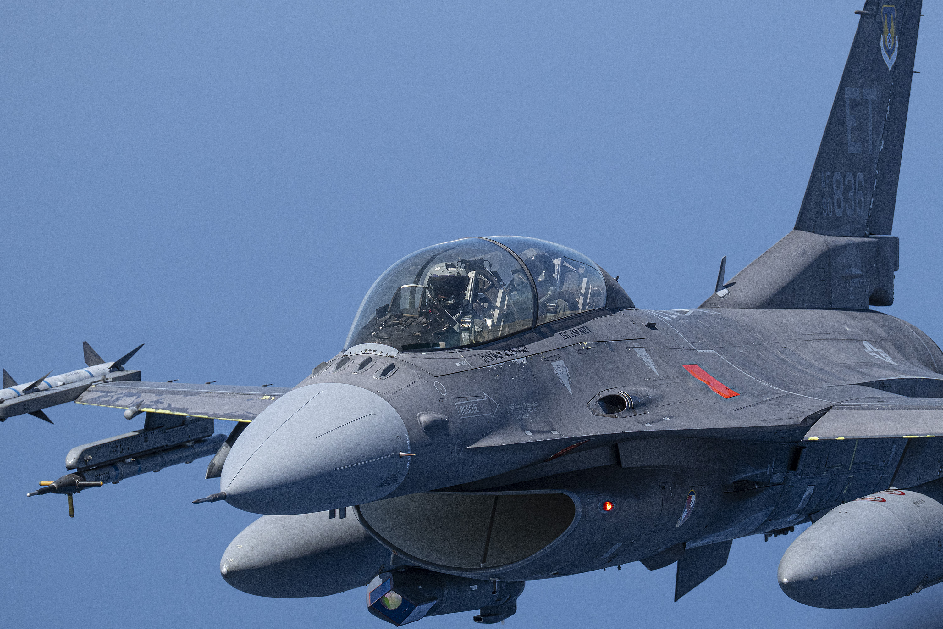 Test team rapidly expands F-16 readiness > Air Force Test Center > News