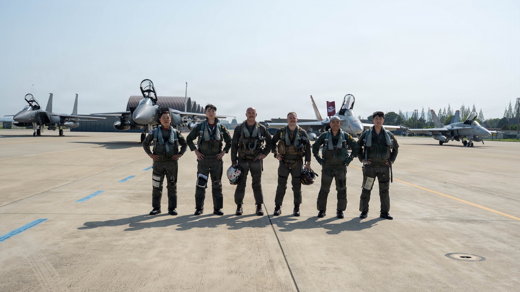 31 AEW CC greets ROKAF Operations Command CC at Gwangju AB > 557th ...