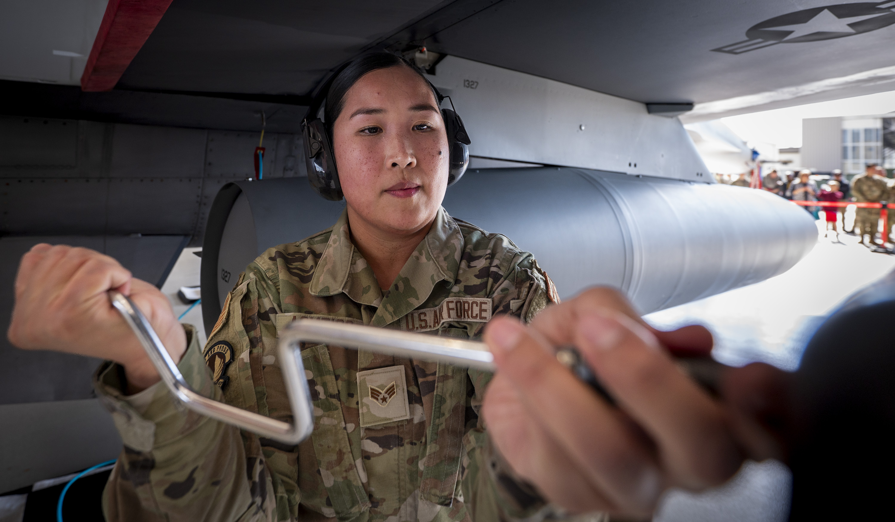 At the ready: weapons loaders battle in Q4 supremacy > Tinker Air Force ...