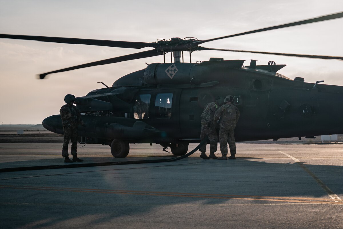 332 ELRS conducts first hot-pit refuel with R-20 expeditionary ...