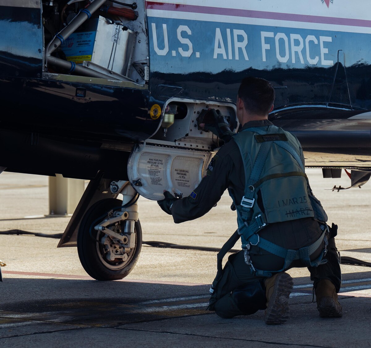 Laughlin reinvents pilot production with rapid crew swaps > Laughlin ...