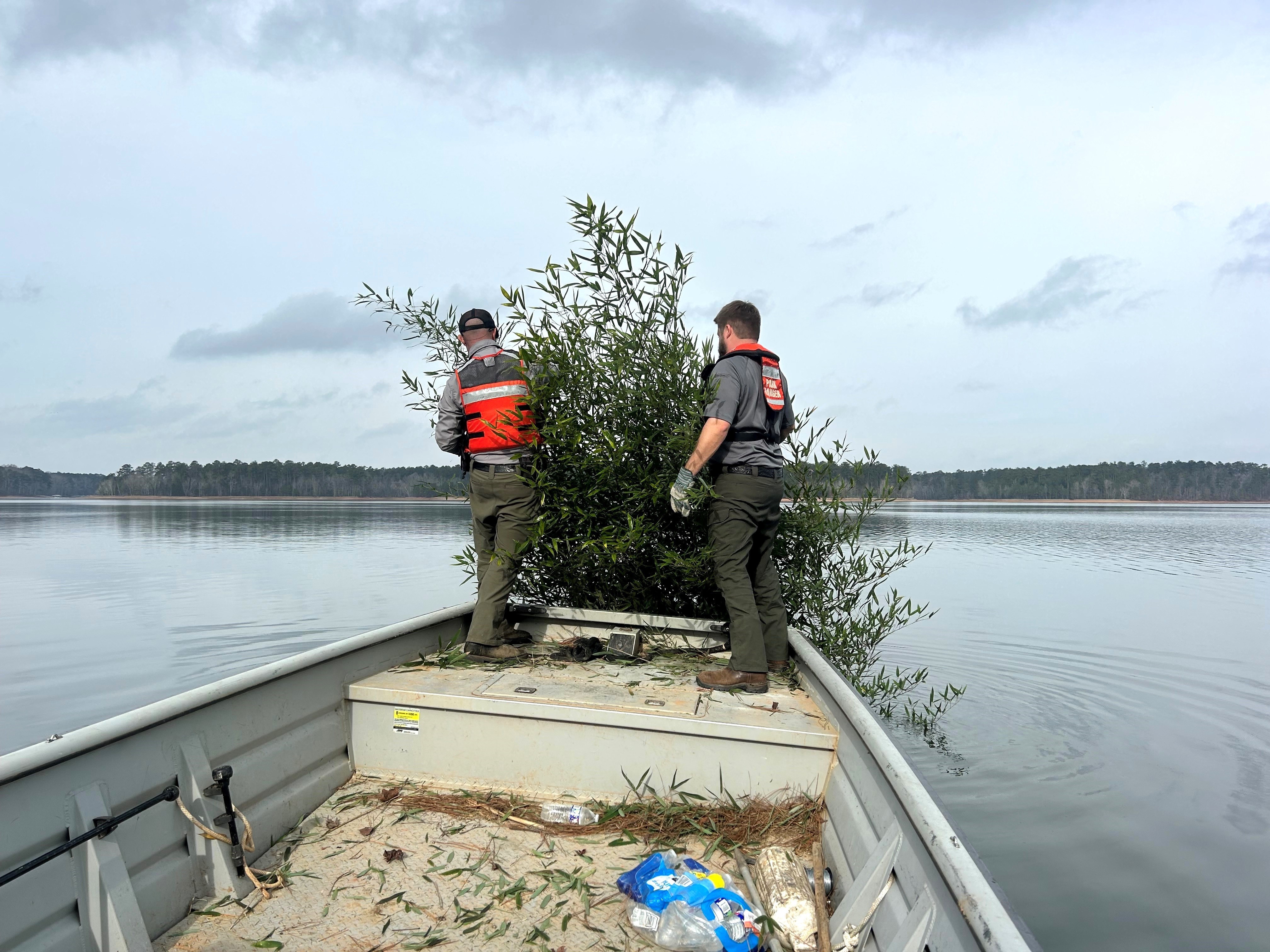 USACE refreshes fish attractor sites at J. Strom Thurmond Lake ...