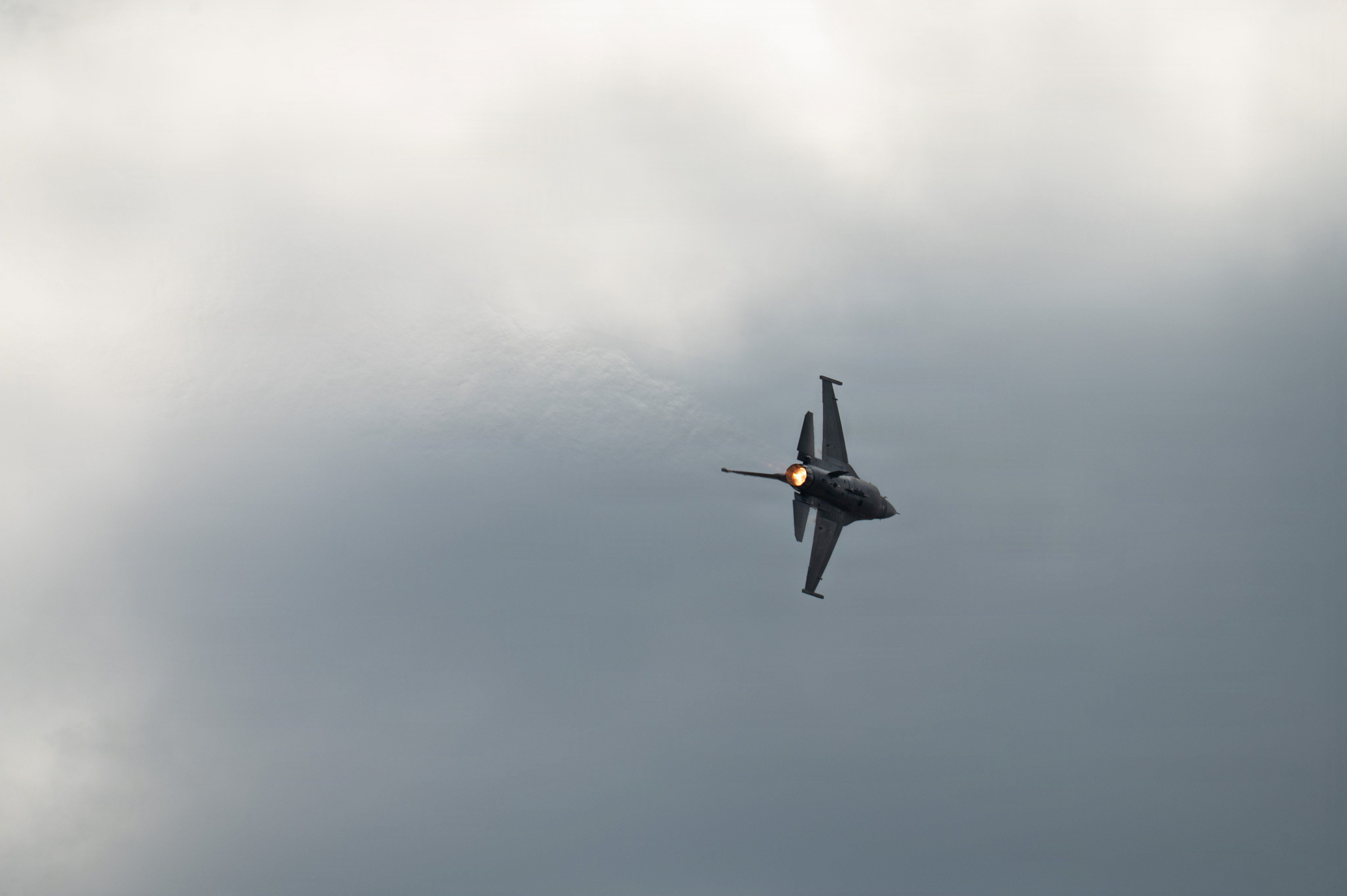 Trained, Ready, Certified: F-16 Viper Demonstration Team performs ...