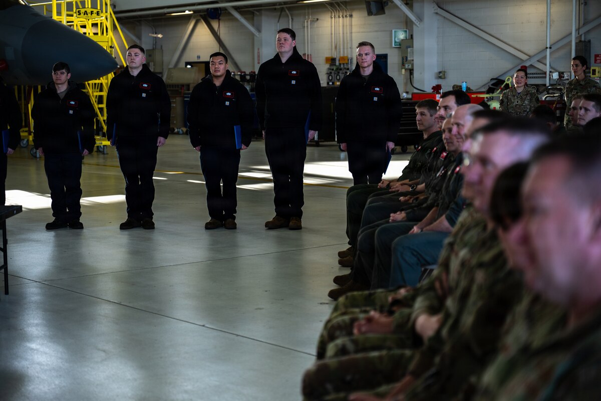 Oregon Guard Crew Chiefs Honored in Historic Ceremony > Air National ...