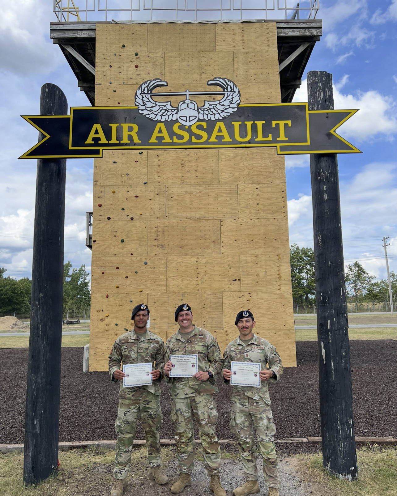 JBAB Security Forces Airmen Earn Air Assault Badge > Joint Base ...
