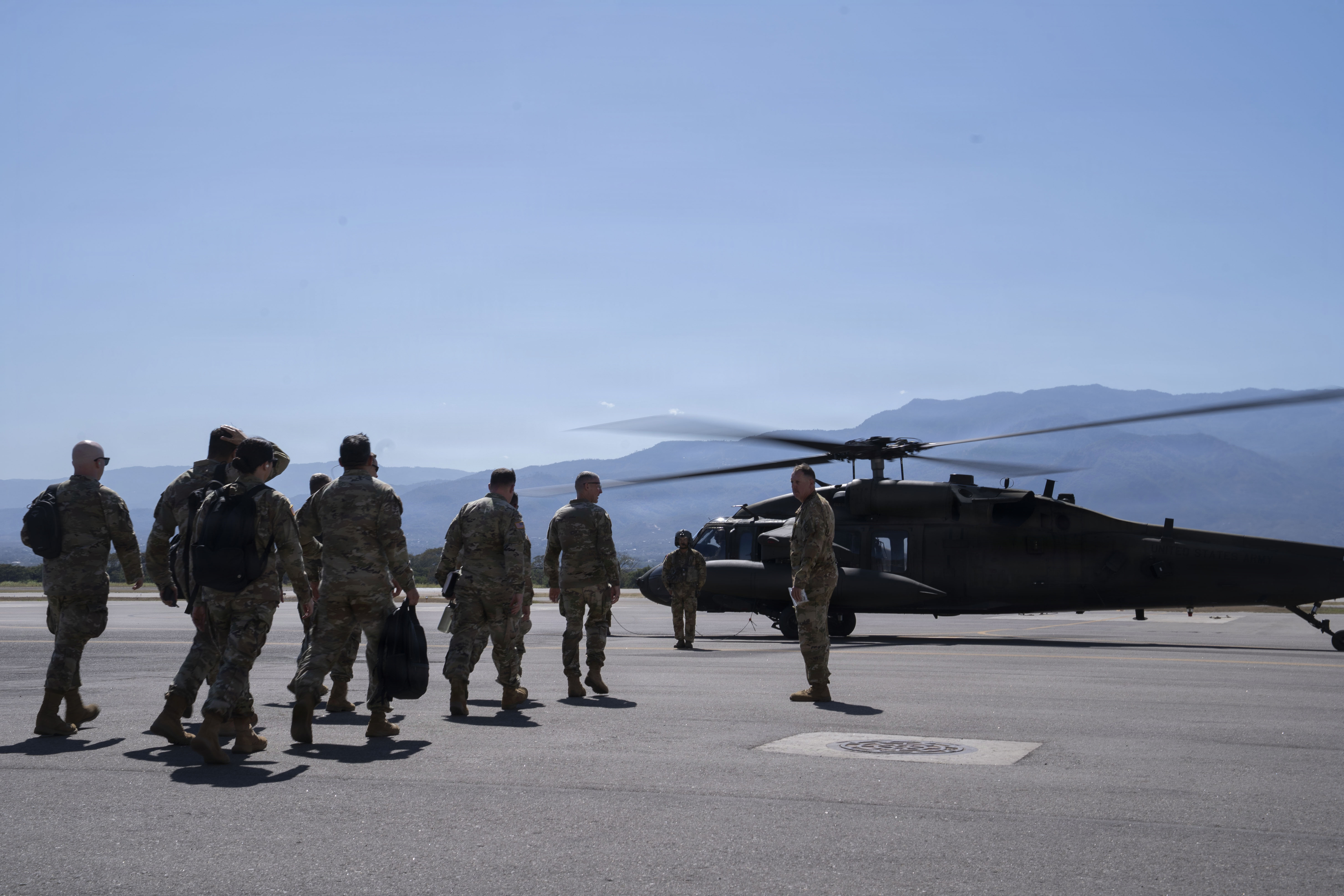 Lt. Gen. Stephen Smith visits Joint Task Force-Bravo > Joint Task Force ...