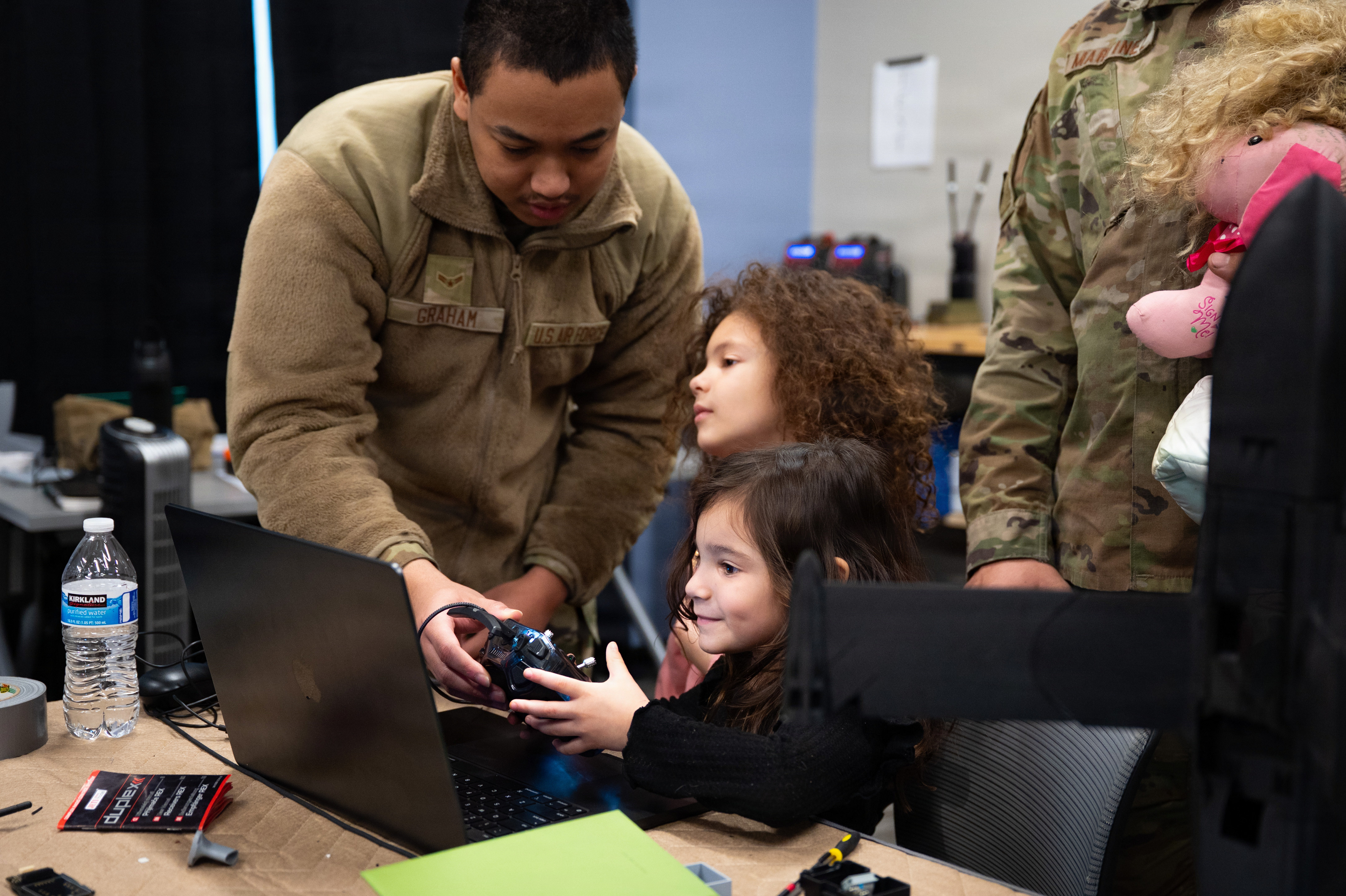 20th Fighter Wing Hosts Bring Your Child to Work Day > Shaw Air Force ...