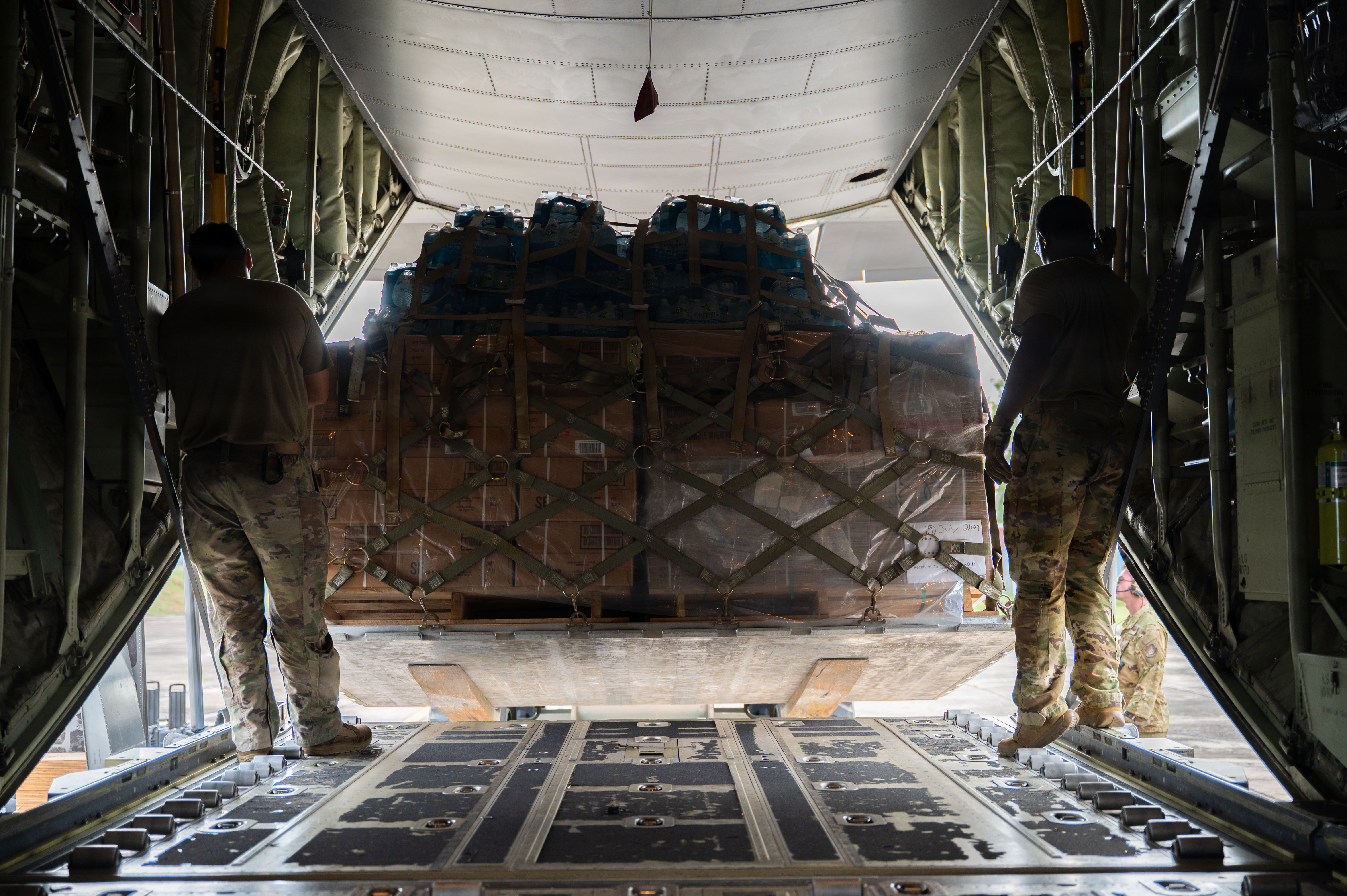 U.S. Forces deliver critical aid to Sri Lanka following Cyclone Ditwah ...
