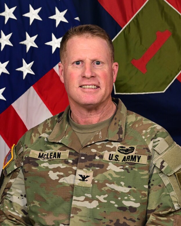 COL Gregory McLean > 1st Infantry Division > Leadership Display
