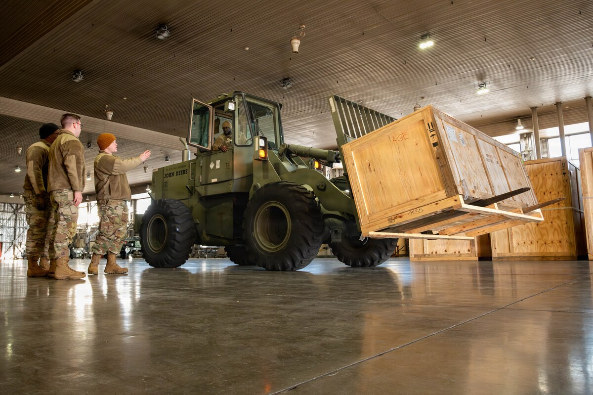 35th Fighter Wing Receives Cargo Supporting F-35 Preparations > Pacific ...