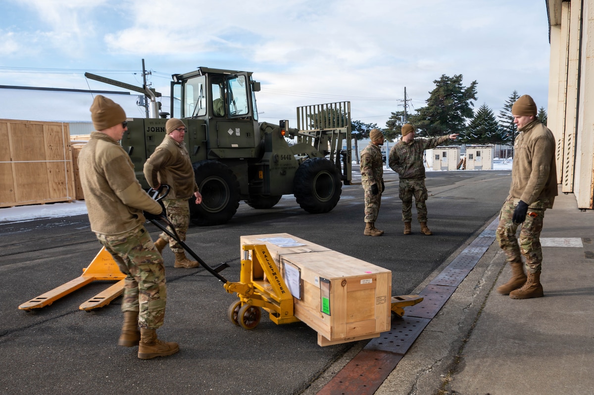 35th Fighter Wing Receives Cargo Supporting F-35 Preparations > Pacific ...