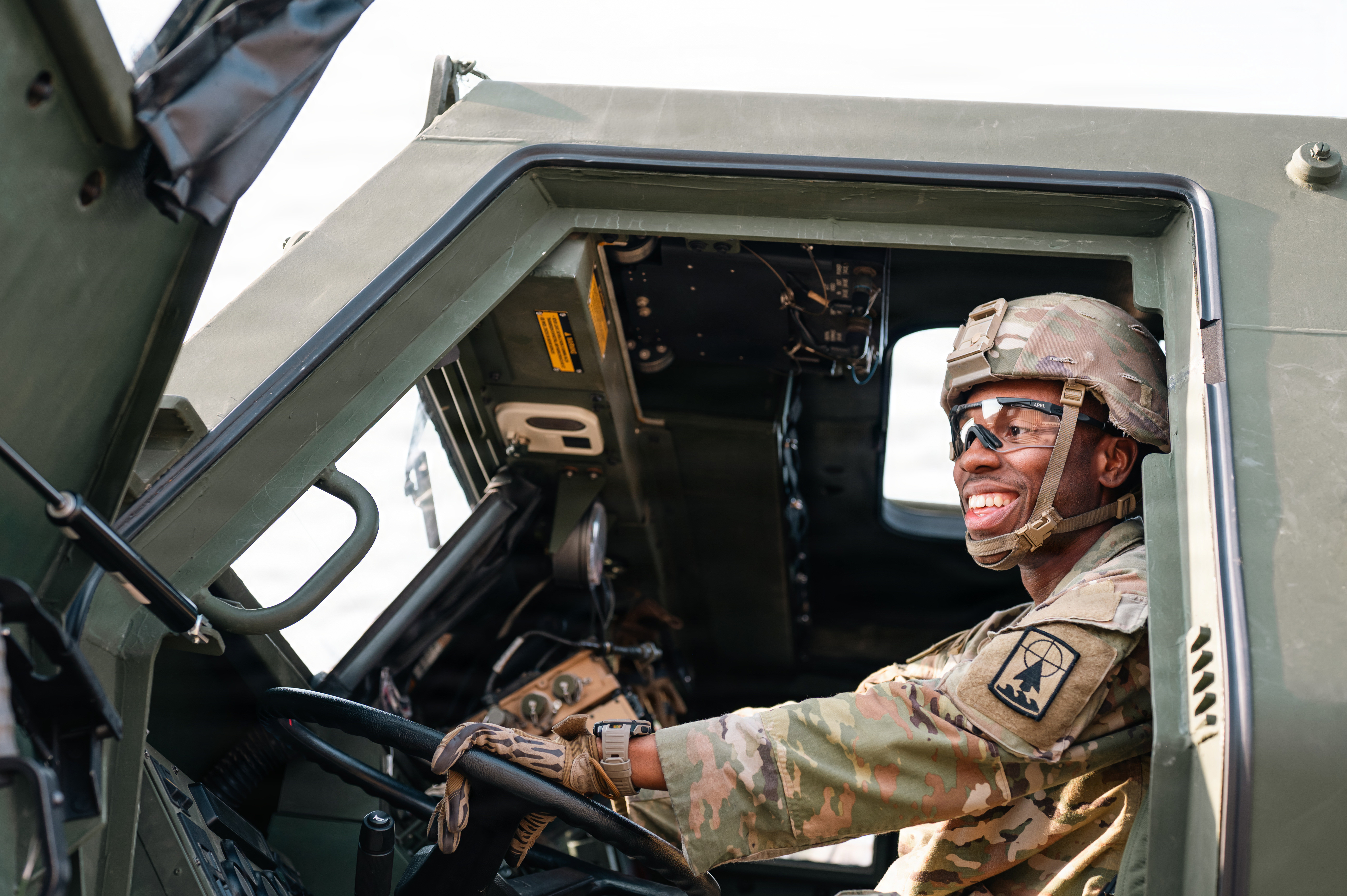 U.S. Army HIMARS inspection > U.S. Air Forces Central > 380AEW Article ...