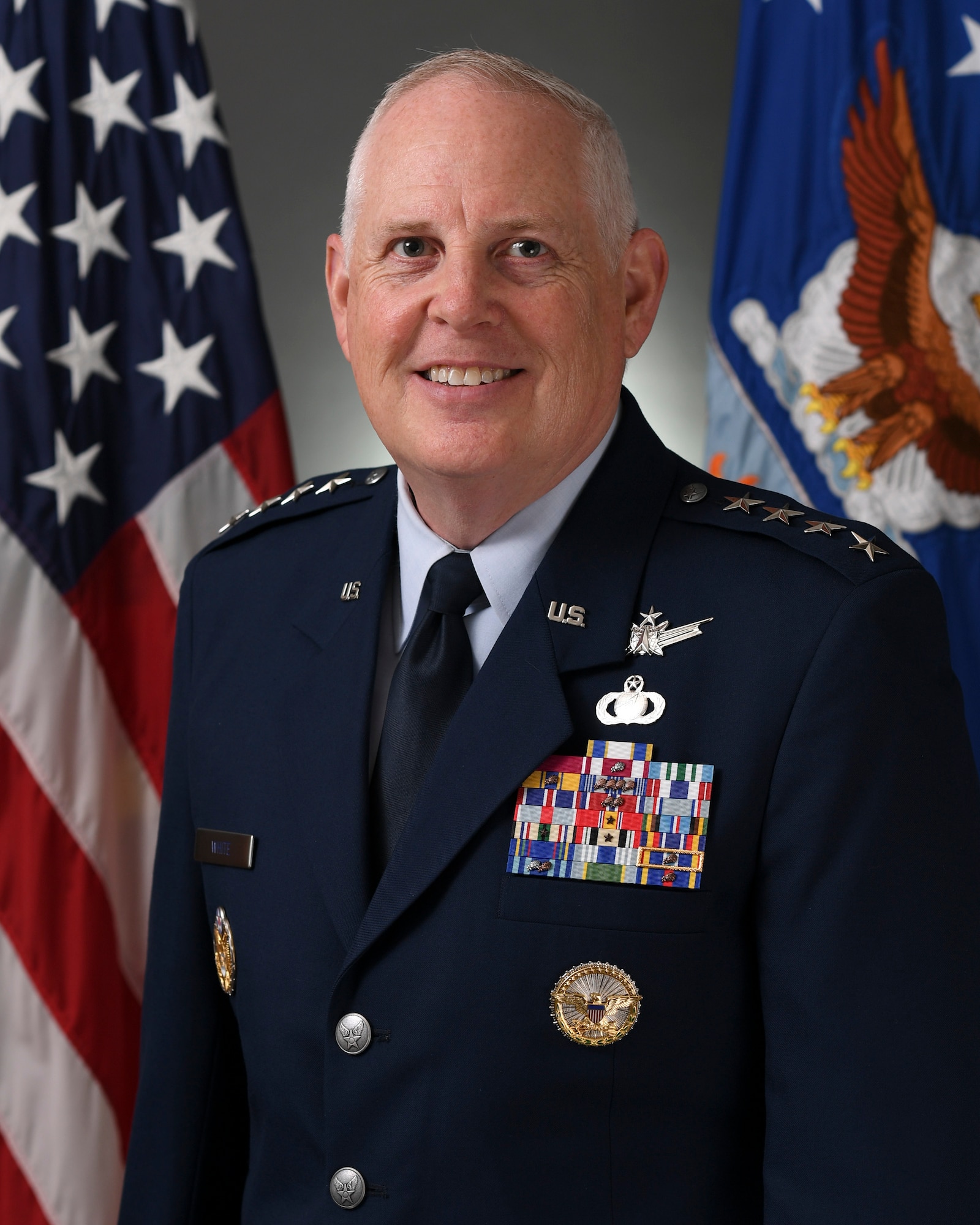 DALE R. WHITE > Air Force > Biography Display