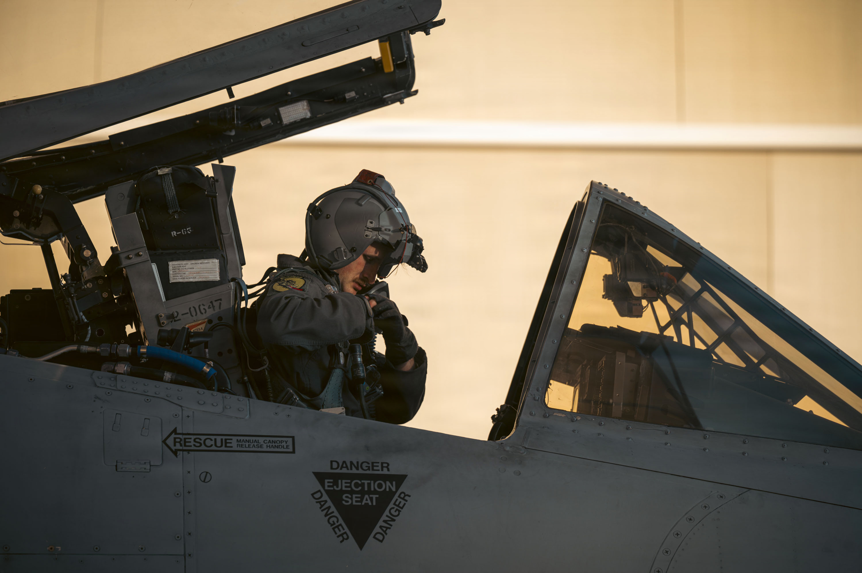 A-10C Thunderbolt II final student night flight > Davis-Monthan Air ...