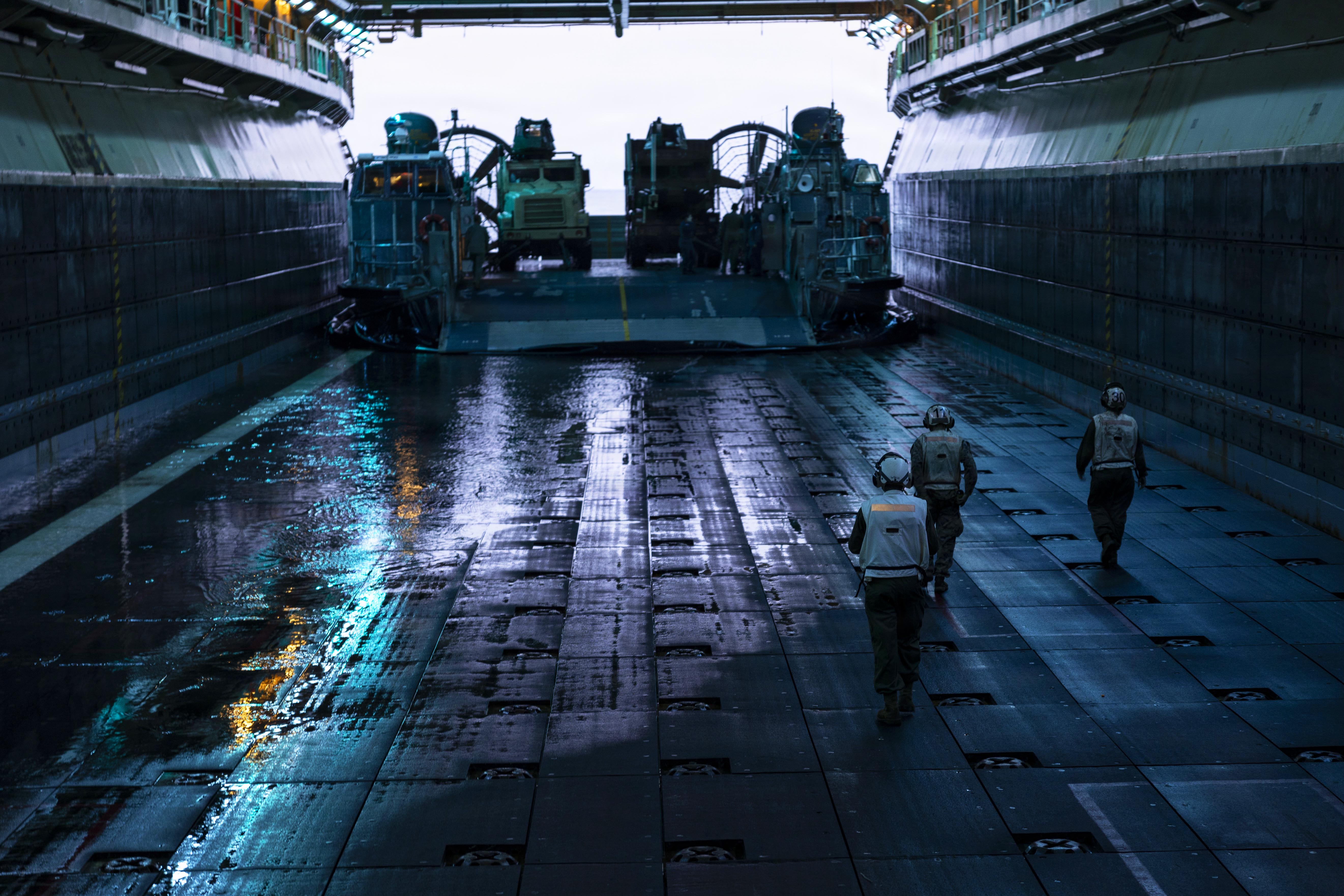 11th MEU Marines, Sailors Conduct Ship to Shore Operations Aboard USS Boxer